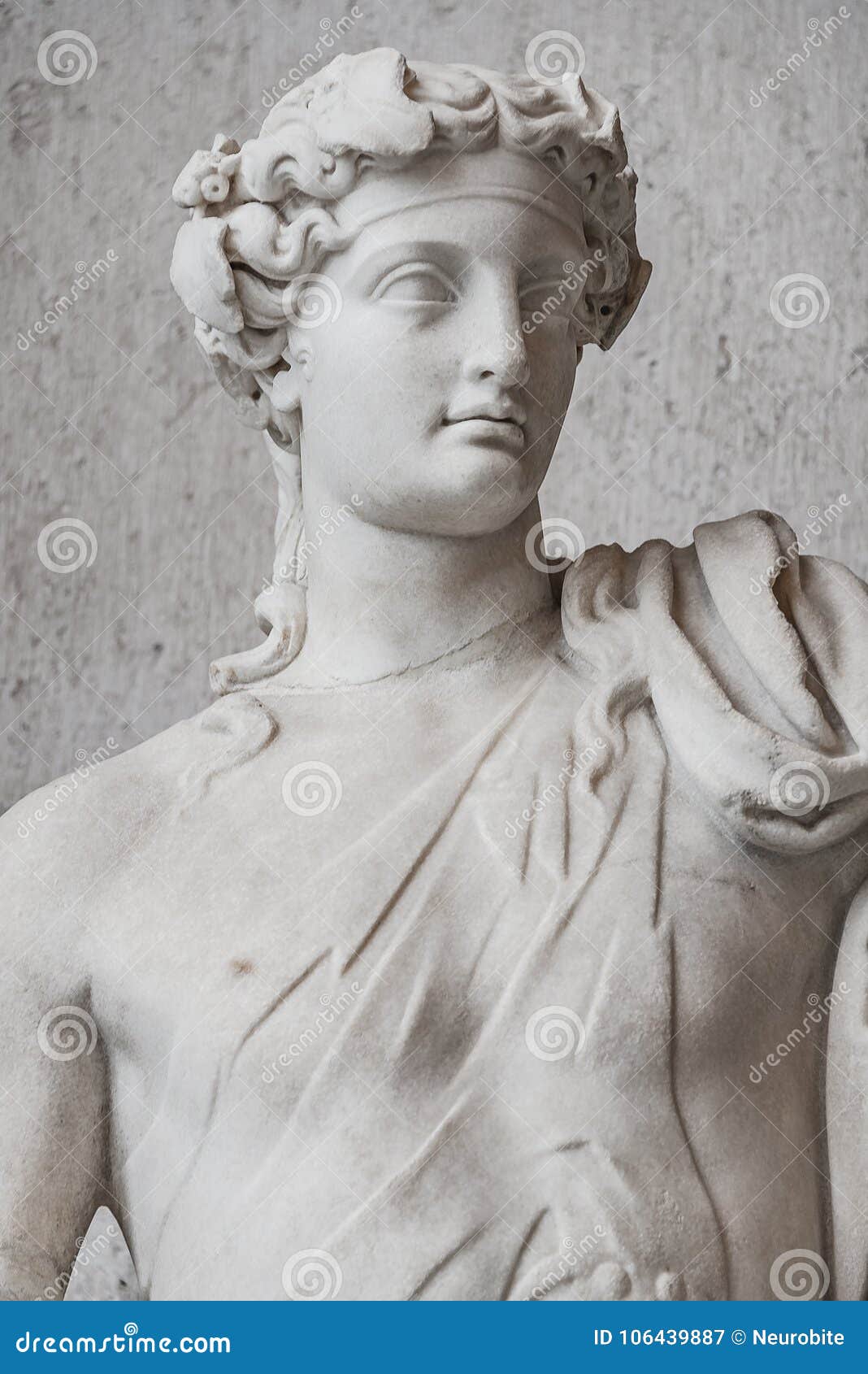 Statue D'Apollo Bel Nu Avec Une Main Augmentante, Rome, Ital ...
