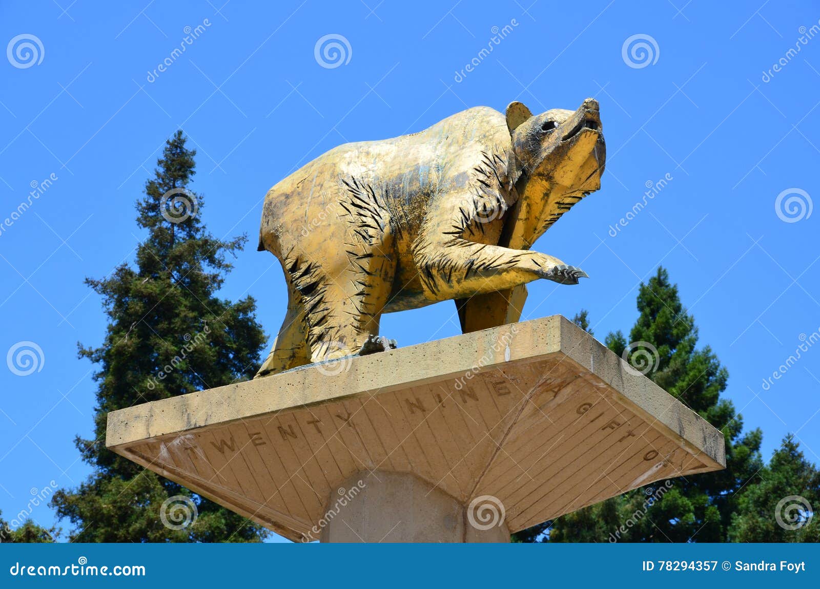 Statue D'or D'ours - Uc Berkeley Photographie éditorial - Image du chrétien, statue: 78294357