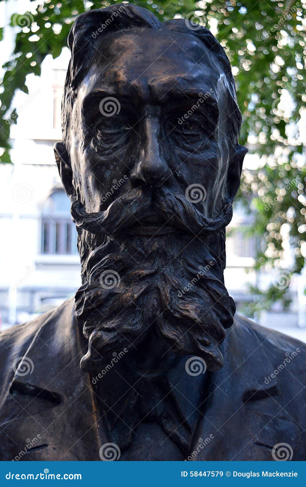 Statue D'Ion Mincu, Architecte Roumain, à Bucarest Image stock ...