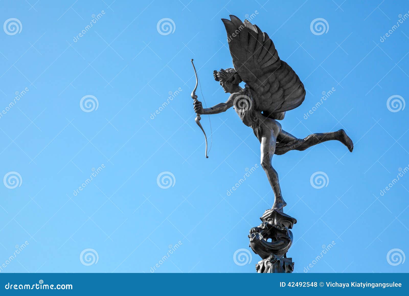 Statue de cupidon photo stock. Image du jour, européen - 42492548