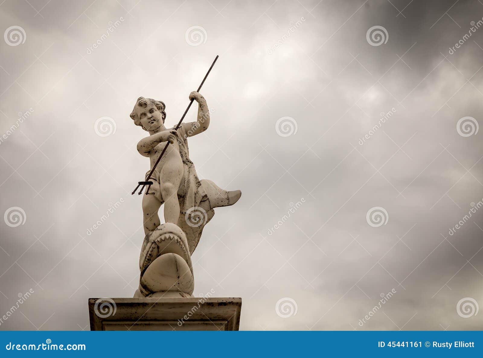 Statue de cupidon image stock. Image du mythologie, blanc - 45441161