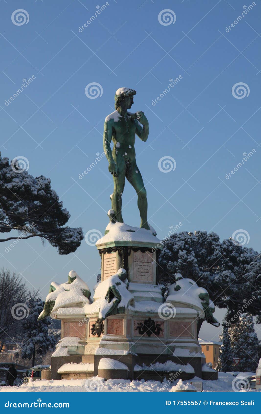 Statue de David image stock. Image du bronze, statue - 17555567