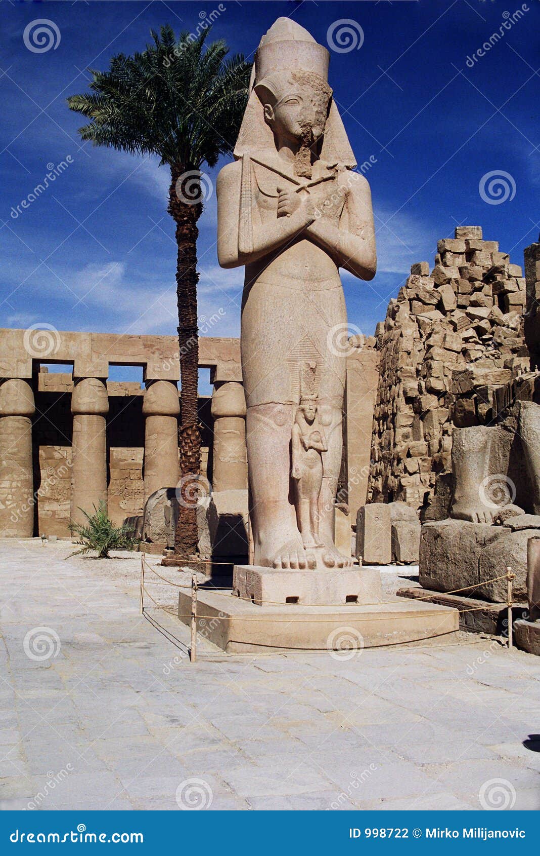 Statue De Pharaon Ramses II Photo stock - Image du egypte, histoire: 998722