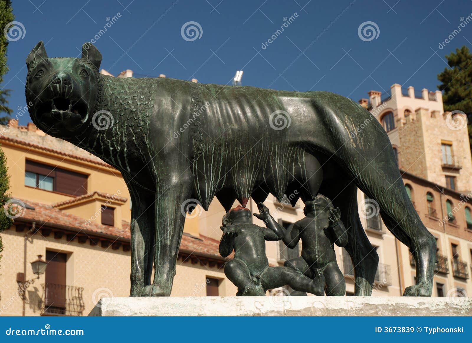 Statue De Romulus Et De Remus Image stock - Image du configuration ...