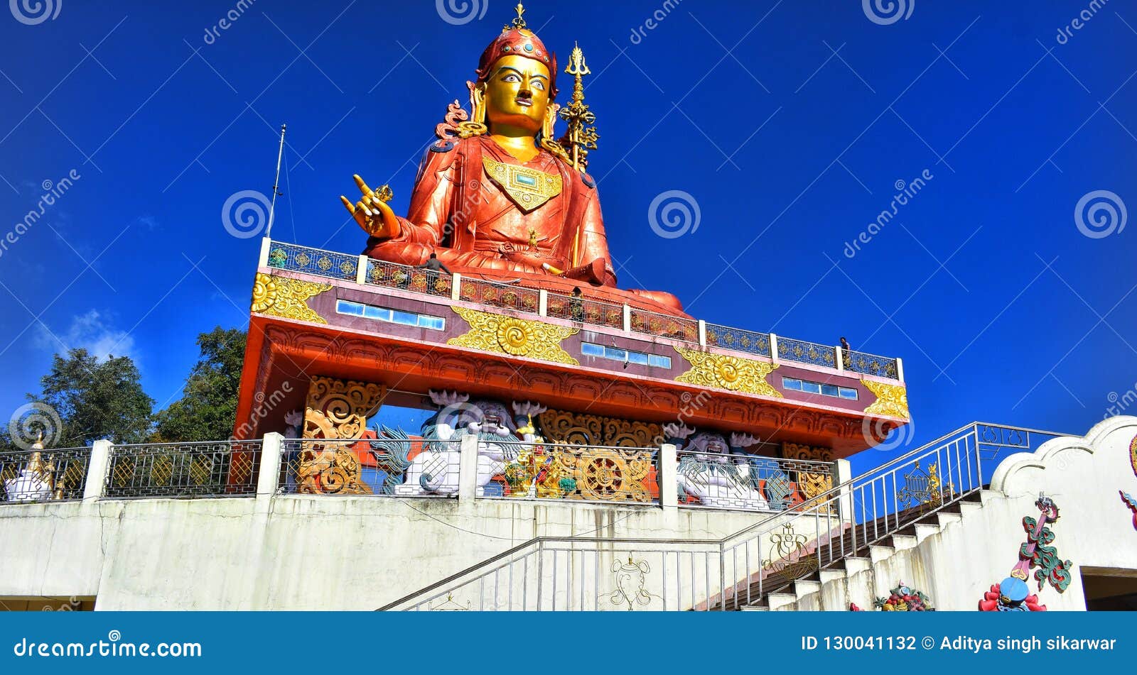 Statue de Samdruptse photo stock. Image du sikkim, statue - 130041132