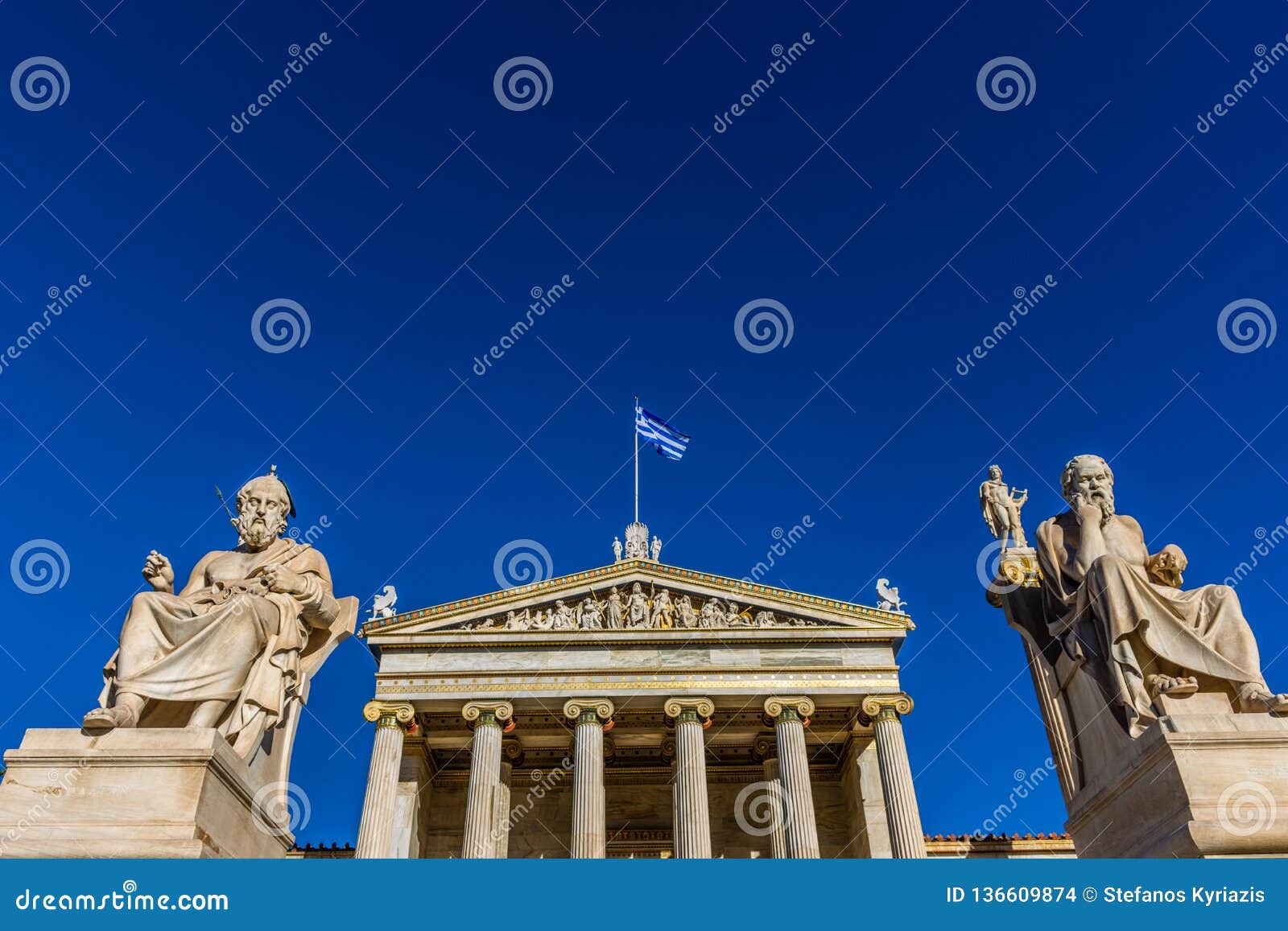 Statue De Socrates De Philosophes Et Du Platon Grecs Photo stock ...