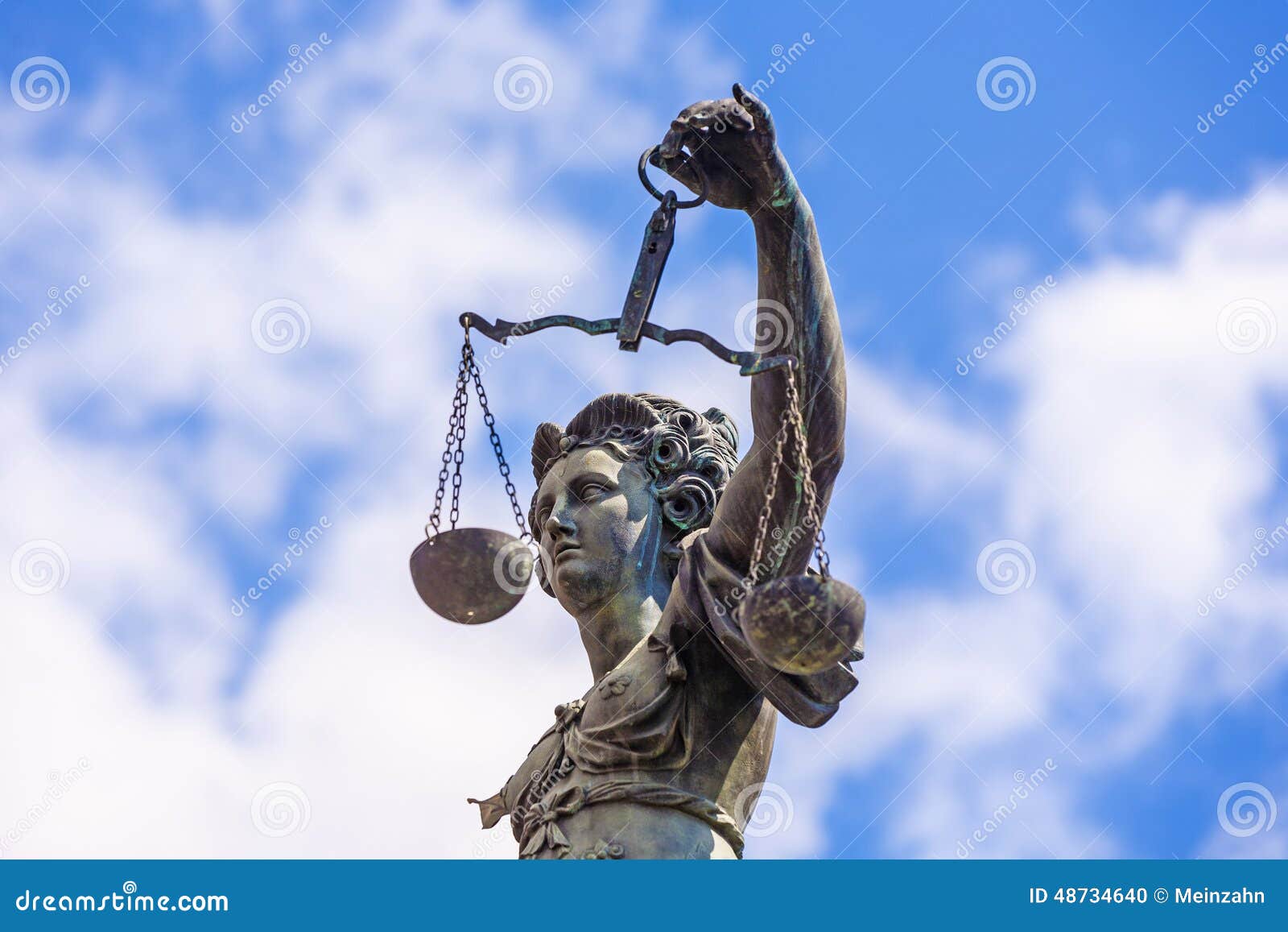Statue Der Dame Justice in Frankfurt-am-Main Stockfoto - Bild von ...
