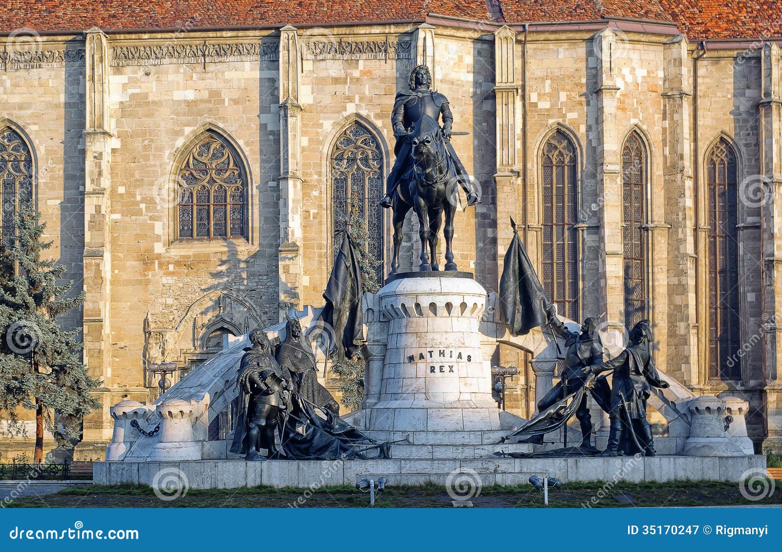 Statue du Roi Matthias image stock. Image of célèbre - 35170247