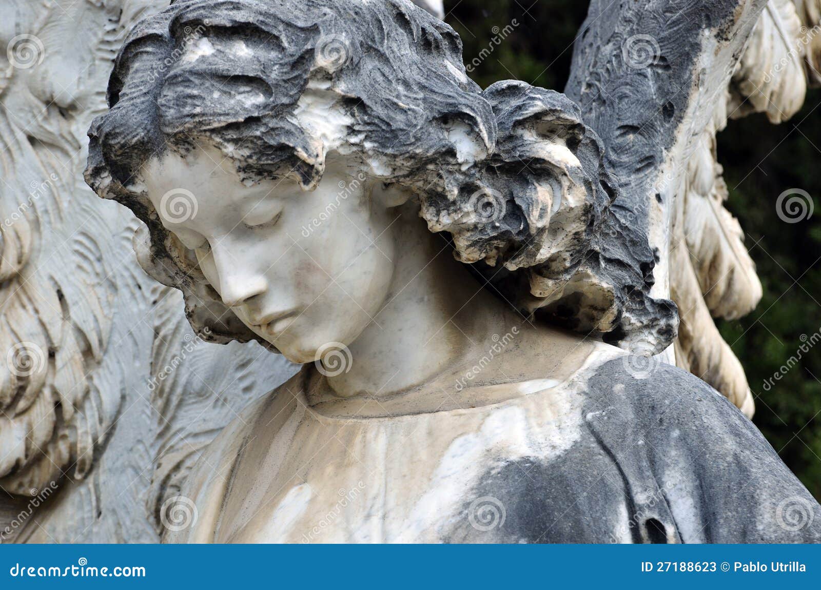 Statue eines Engels stockbild. Bild von denkmal, katholisch - 27188623