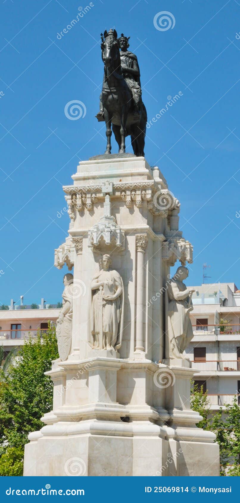 Statue Fernando III stock photo. Image of king, exterior - 25069814