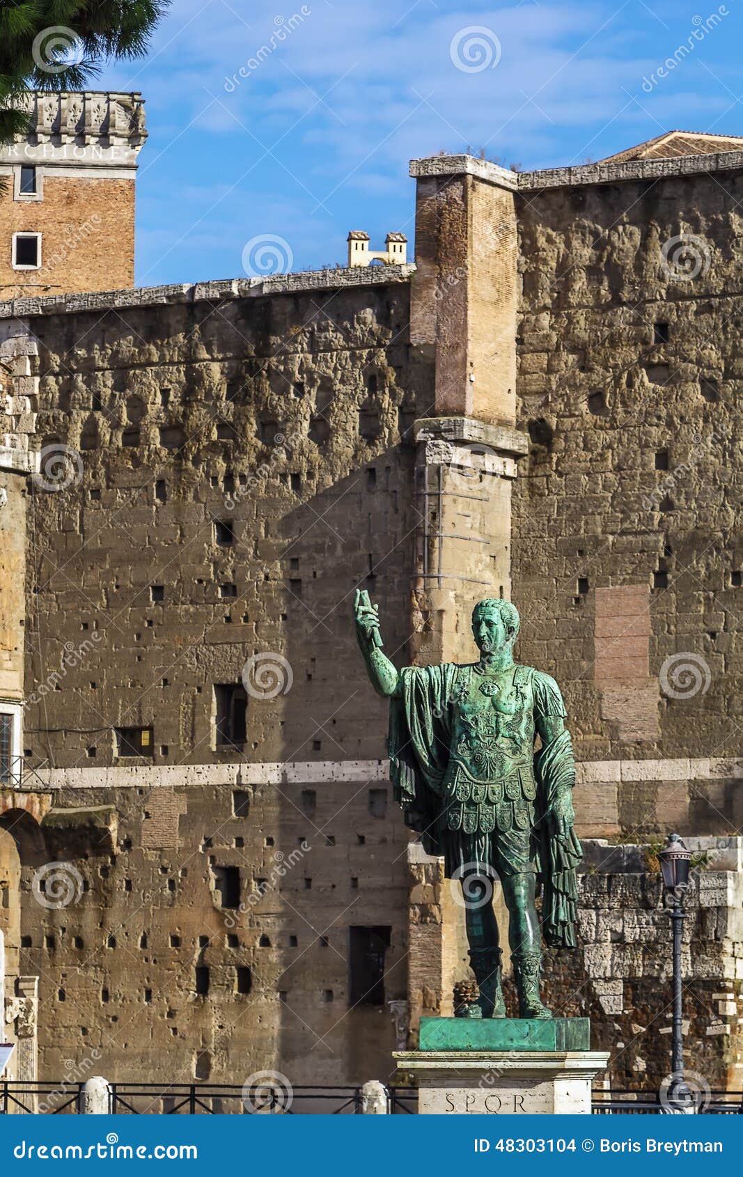 Statue of Gaius Julius Caesar, Rome Stock Photo - Image of caesar ...