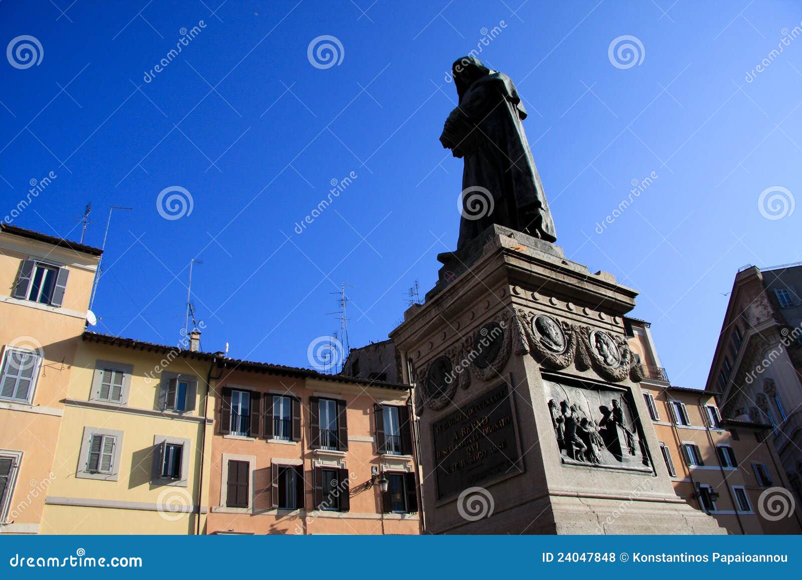 Statue of Giordano Bruno, Rome Stock Photo - Image of monument ...