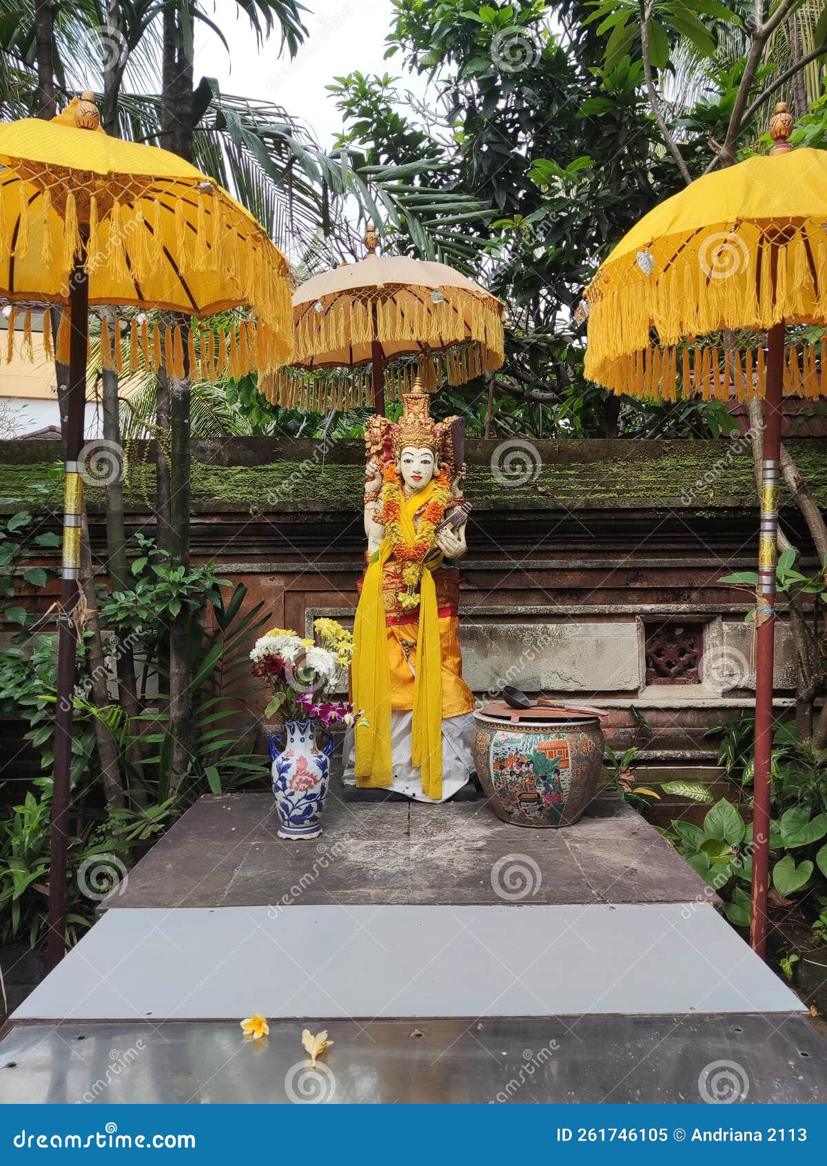 Statue of Goddess Saraswati As the Goddess of Science in Hinduism Stock ...