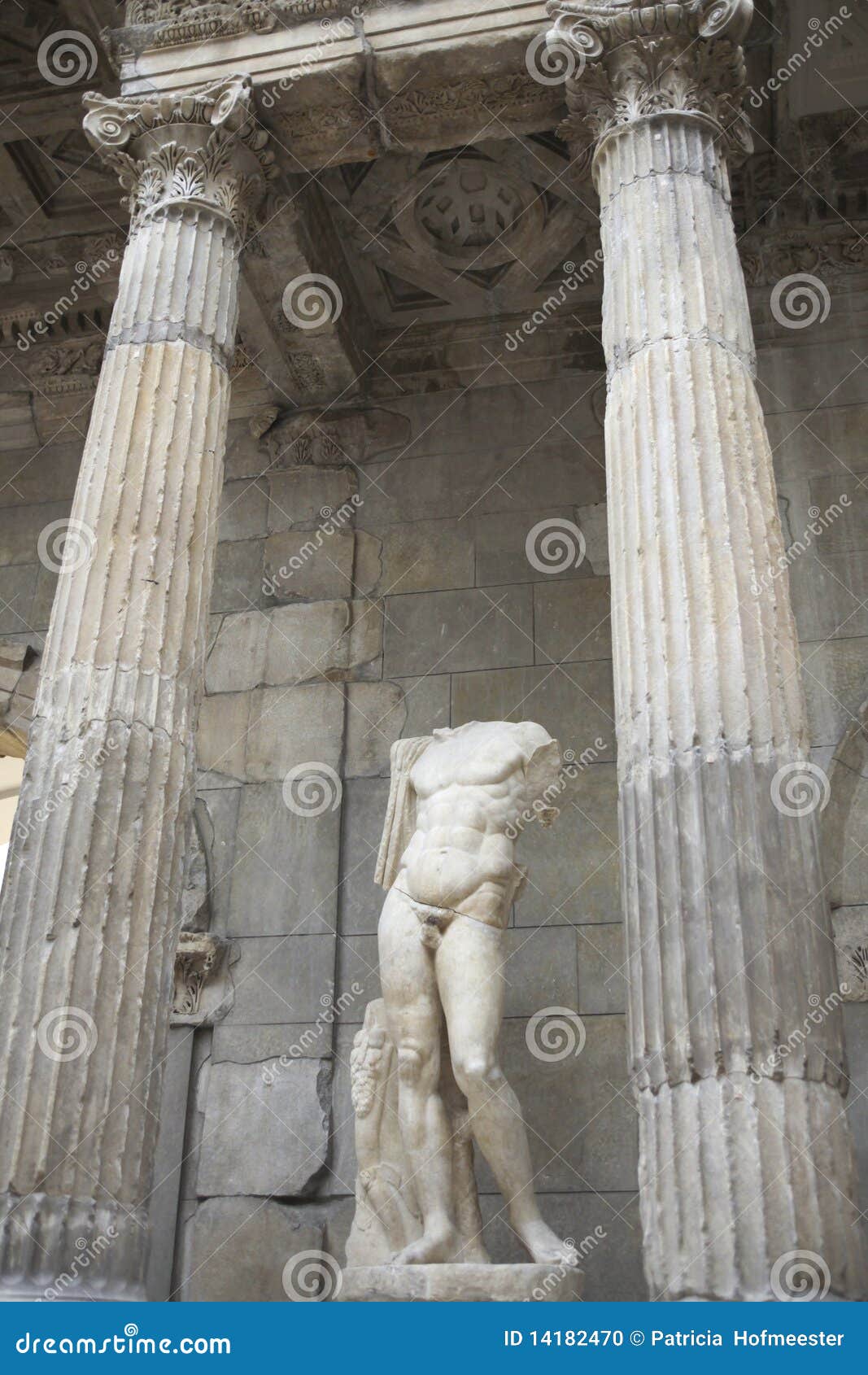 Statue grecque photo stock. Image du cour, culture, classique - 14182470