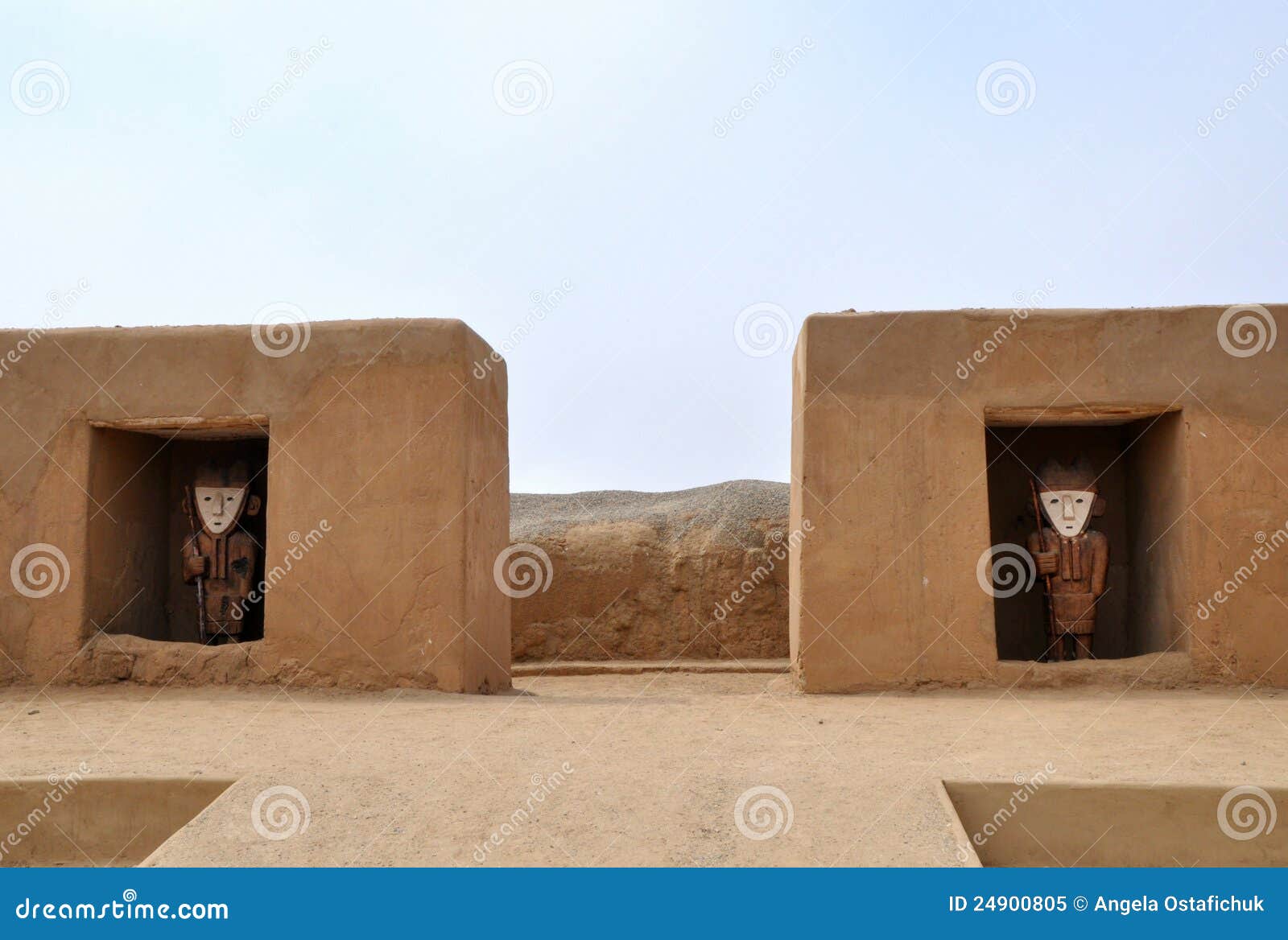 Statue Incan a Chan Chan immagine stock. Immagine di storico - 24900805