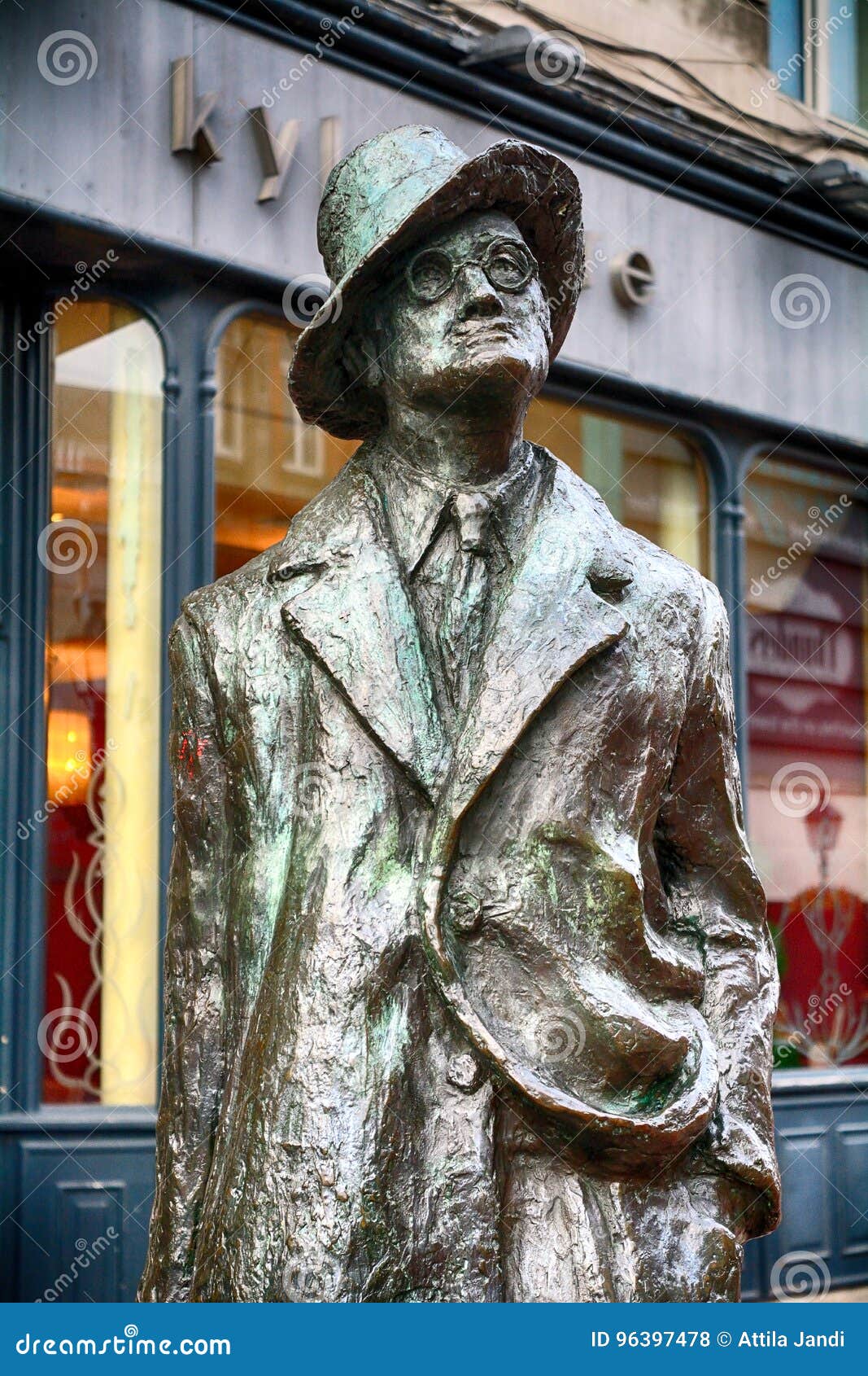 Statue of James Joyce, Dublin, Ireland Editorial Stock Photo - Image of ...