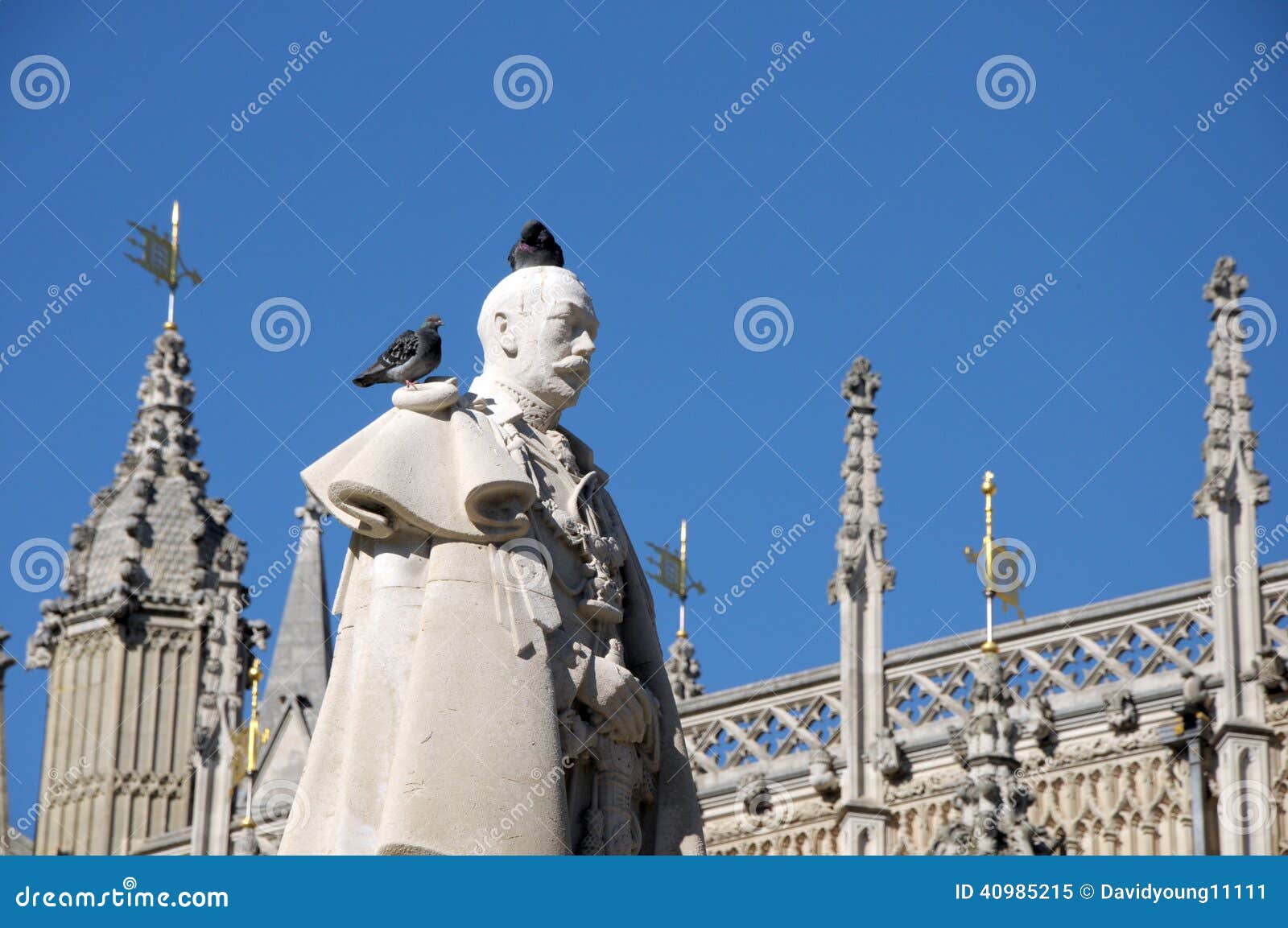 Statue of King George 5th stock image. Image of london - 40985215