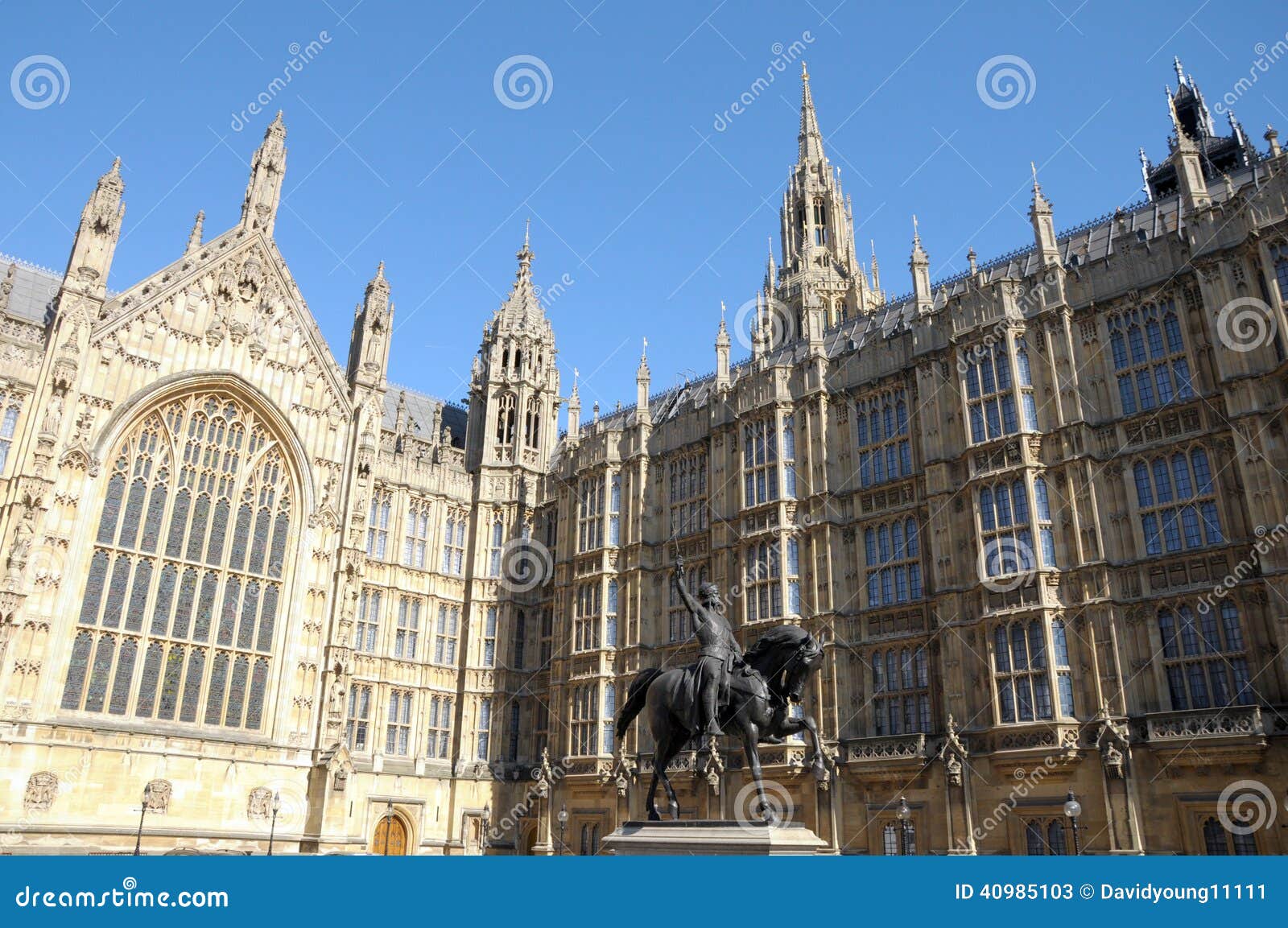 Statue of King Richard 1st stock image. Image of britain - 40985103