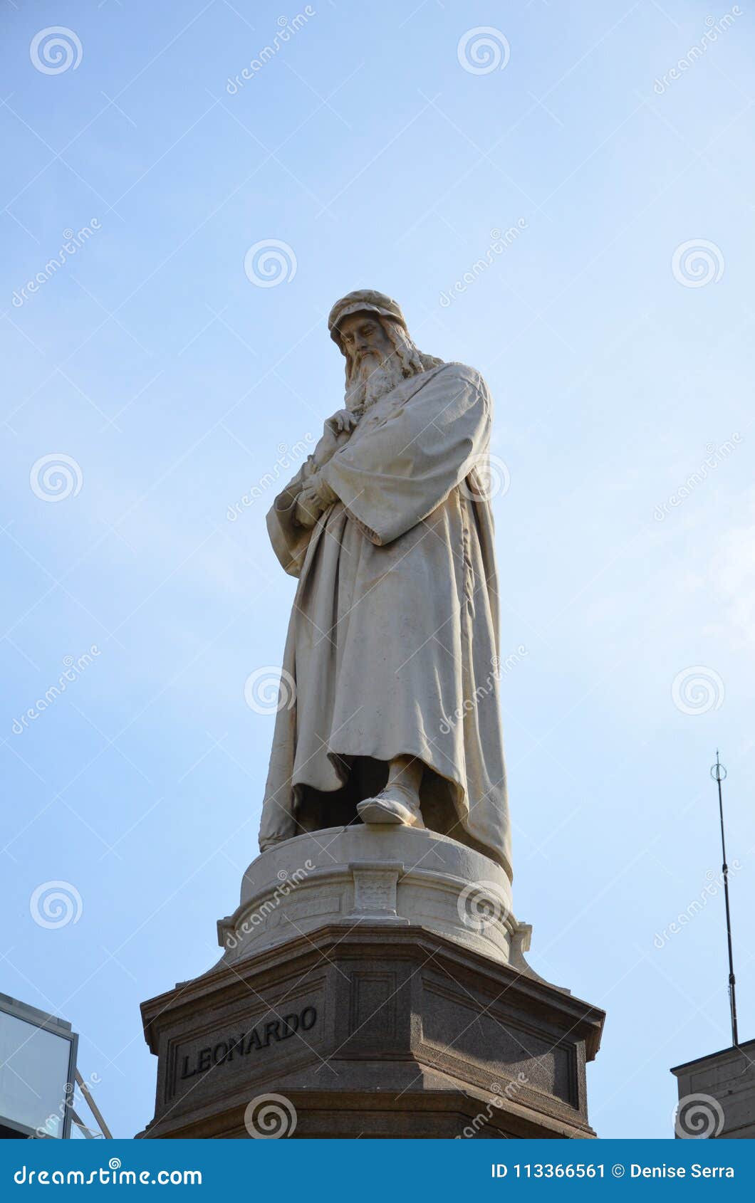 Statue of Leonardo Da Vinci in Milan Stock Image - Image of sculpture ... Statue of Leonardo Da Vinci in Milan Stock Image - Image of sculpture ...