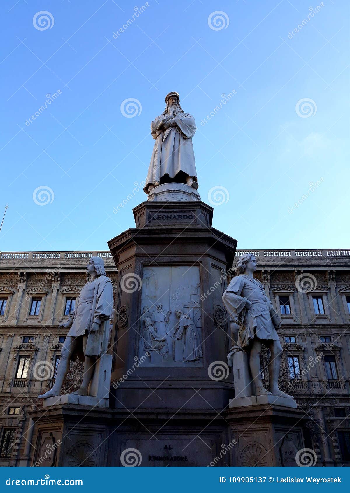 Leonardo Da Vinci Statue in Milan, Italy Editorial Photography - Image ... Leonardo Da Vinci Statue in Milan, Italy Editorial Photography - Image ...