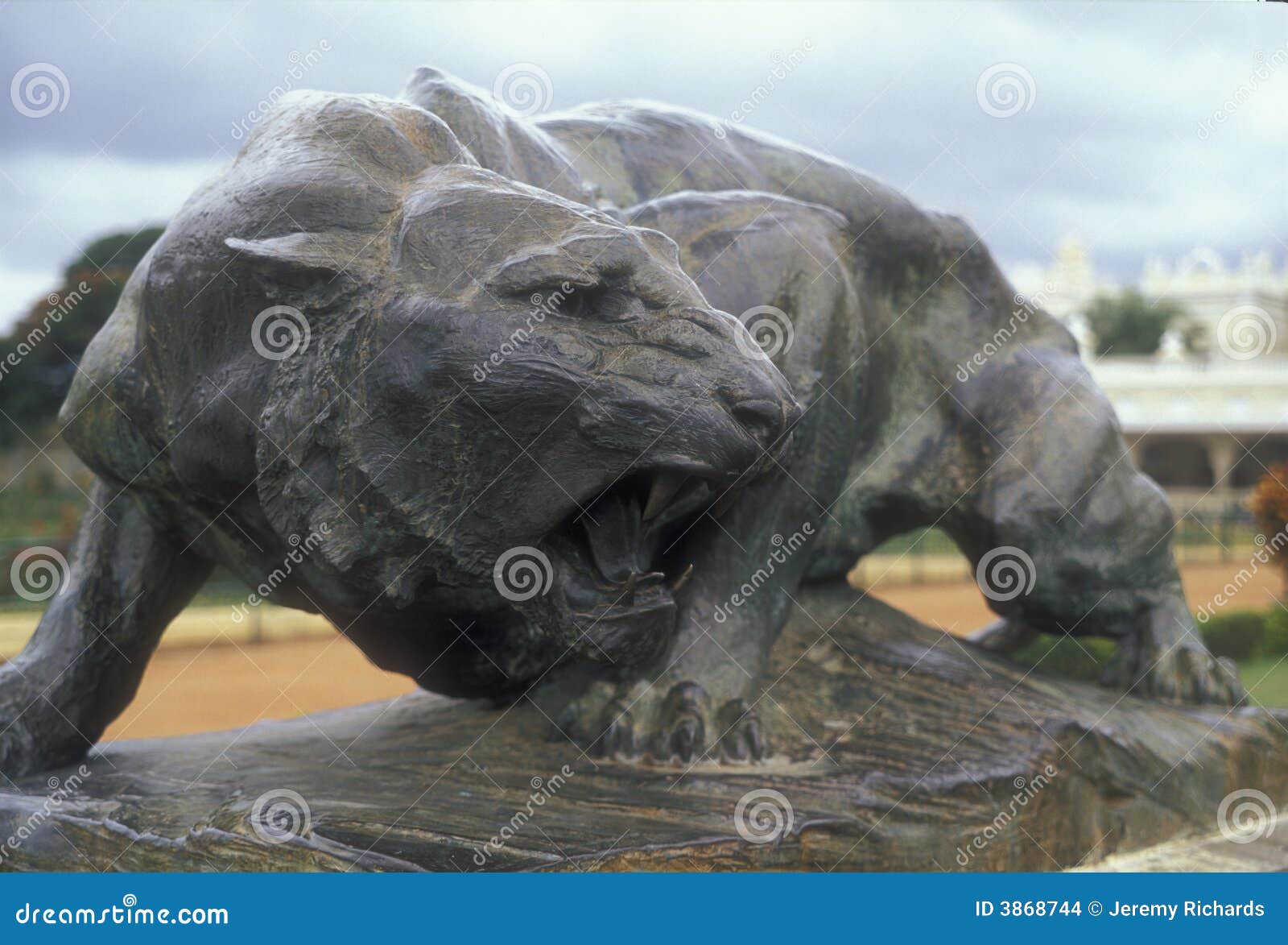 Statue of Leopard stock photo. Image of statue, leopard - 3868744