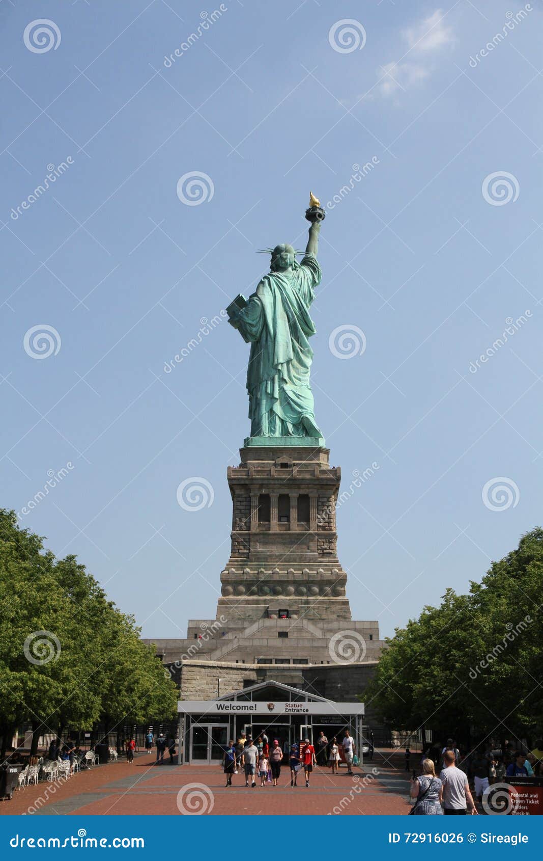 Statue of Liberty editorial photo. Image of torch, iconic - 72916026