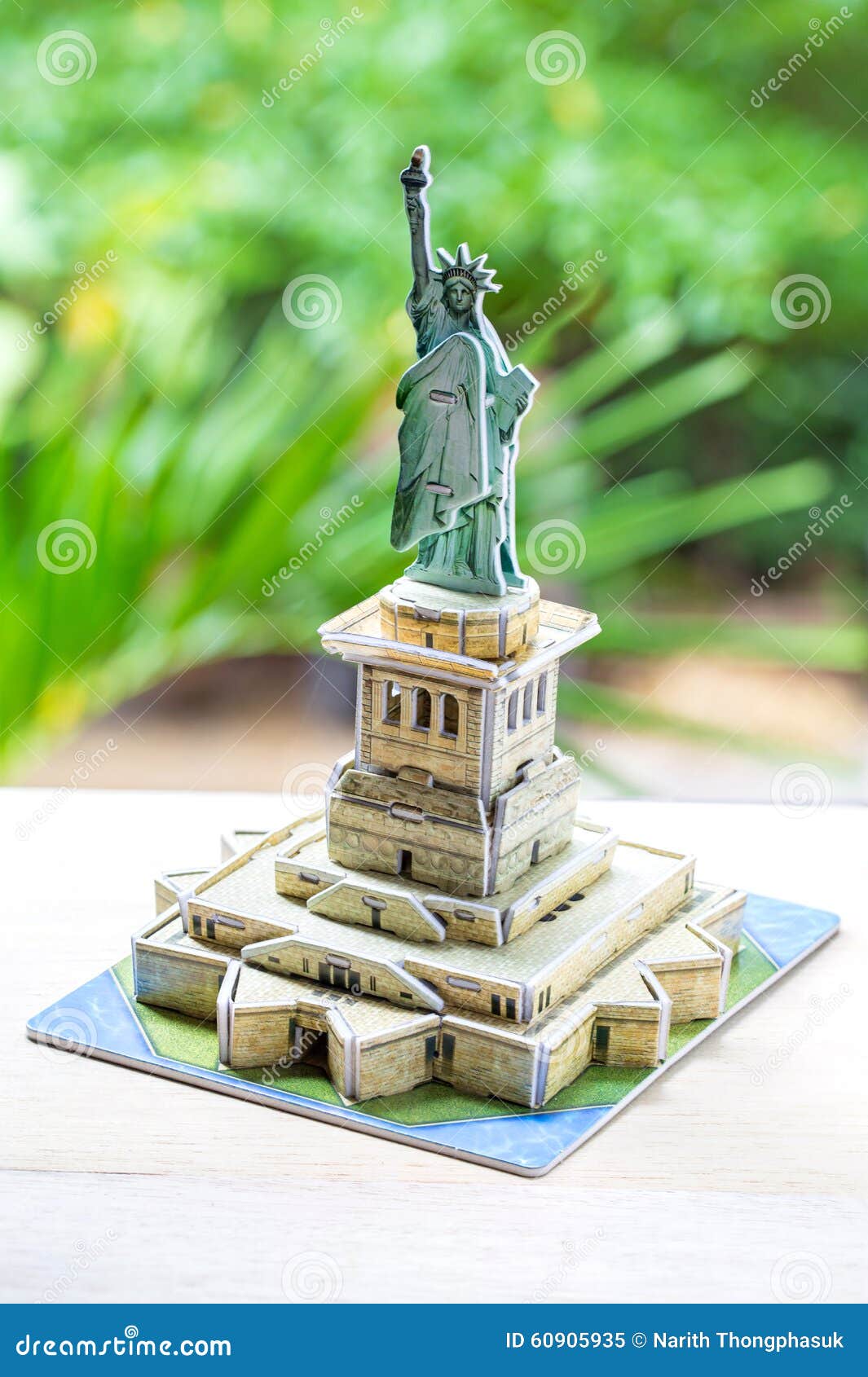Statue of Liberty Paper Model Stock Image - Image of statue, tourism ...