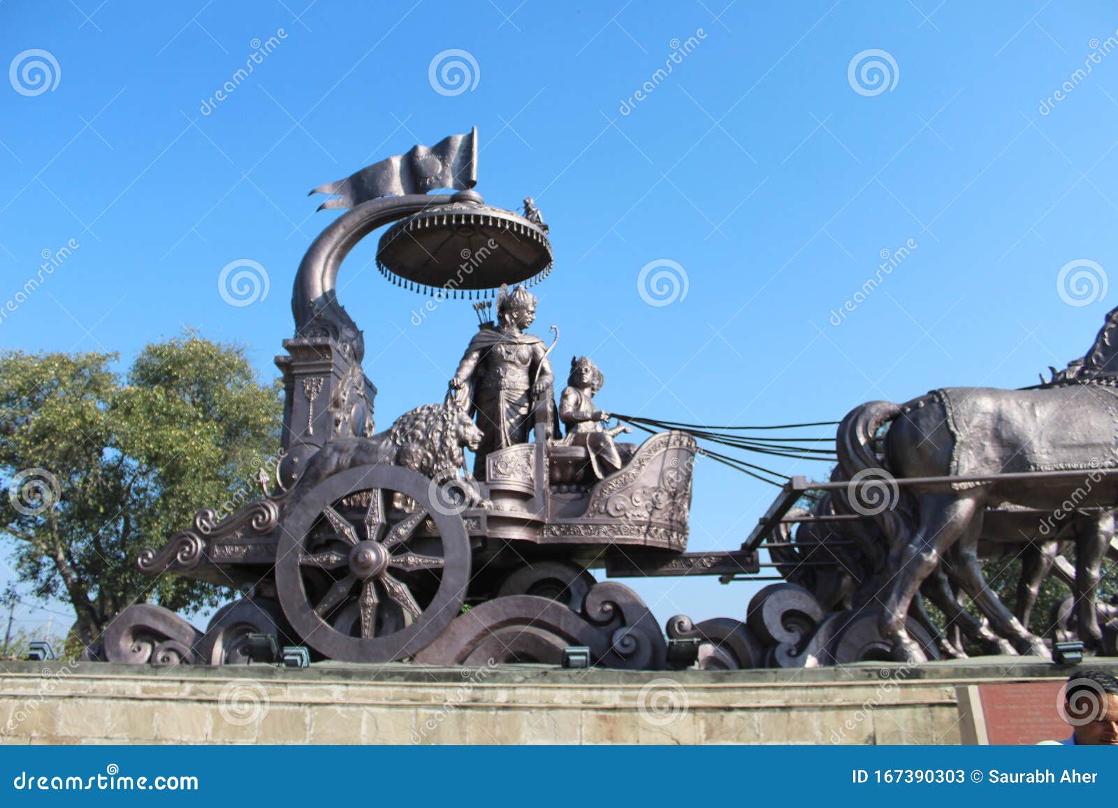 Statue of Lord Arjuna in Kurukshetra. Stock Image - Image of statue ...