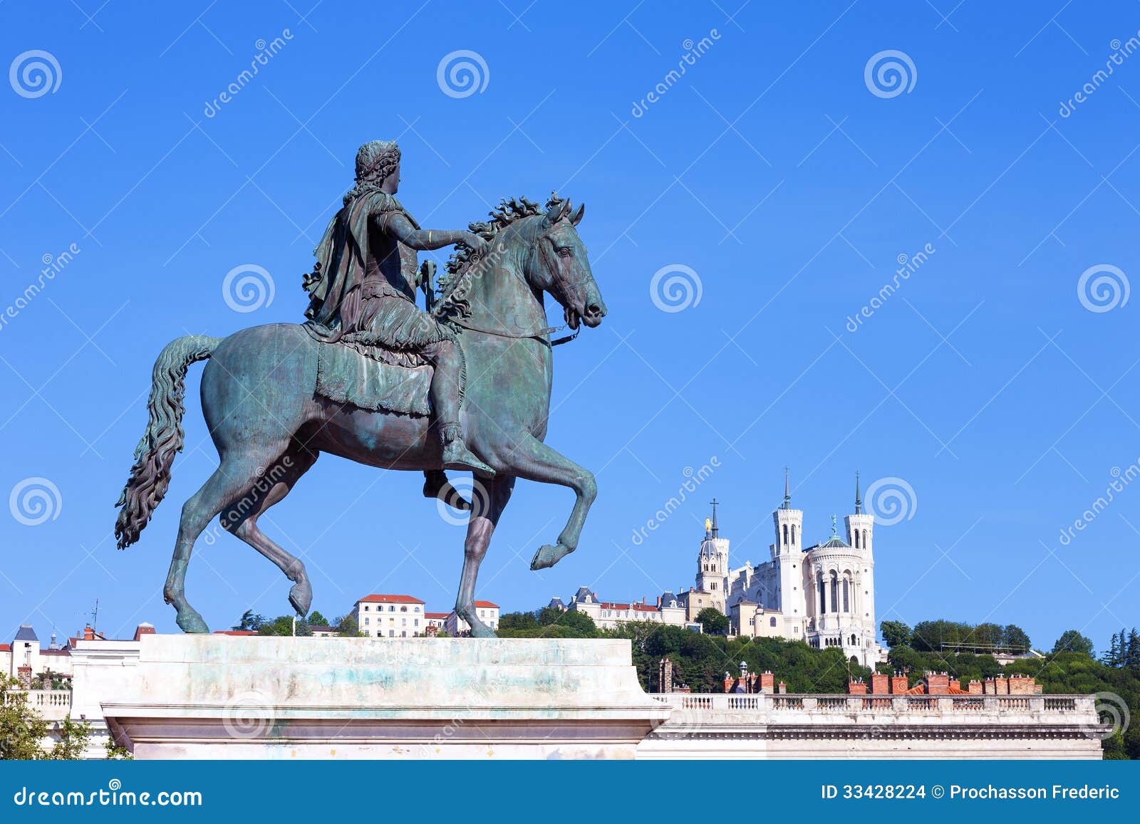 Statue of Louis XIV in Lyon Stock Photo - Image of scene, louis: 33428224