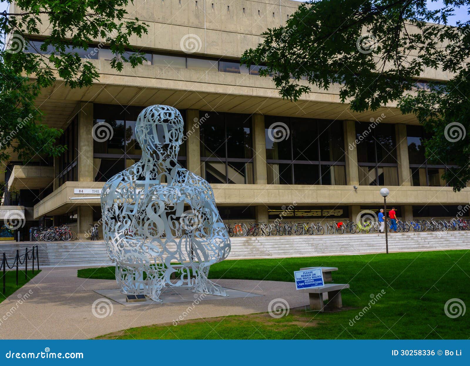 The Statue of MIT editorial photo. Image of graduate - 30258336