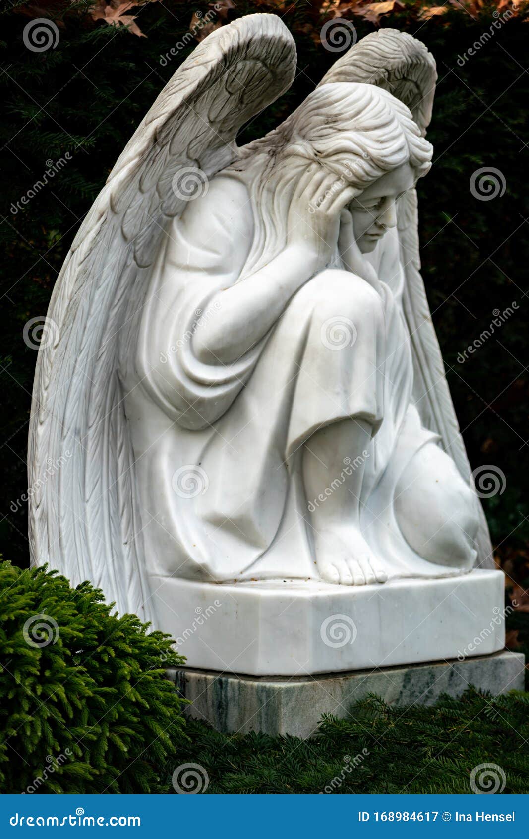 Statue of a mourning angel stock image. Image of dolor - 168984617