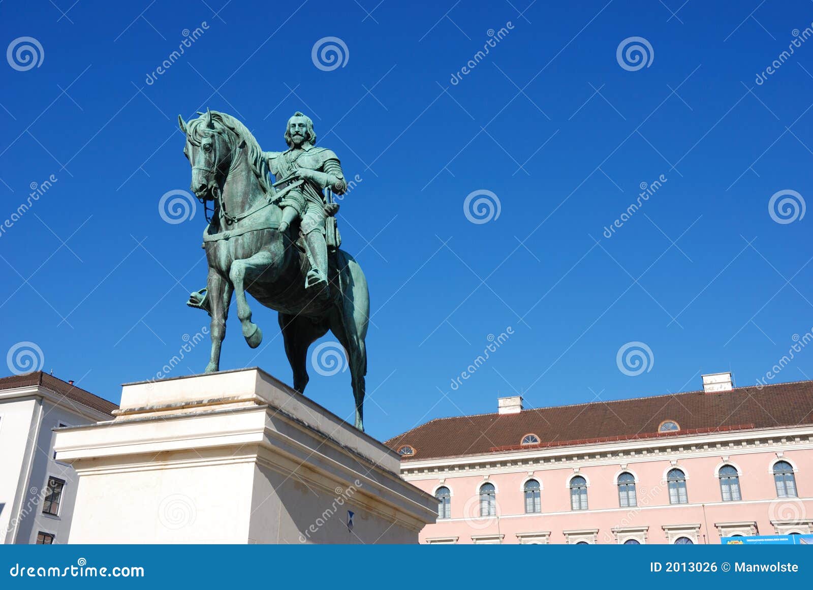 Statue In Munich Picture. Image: 2013026