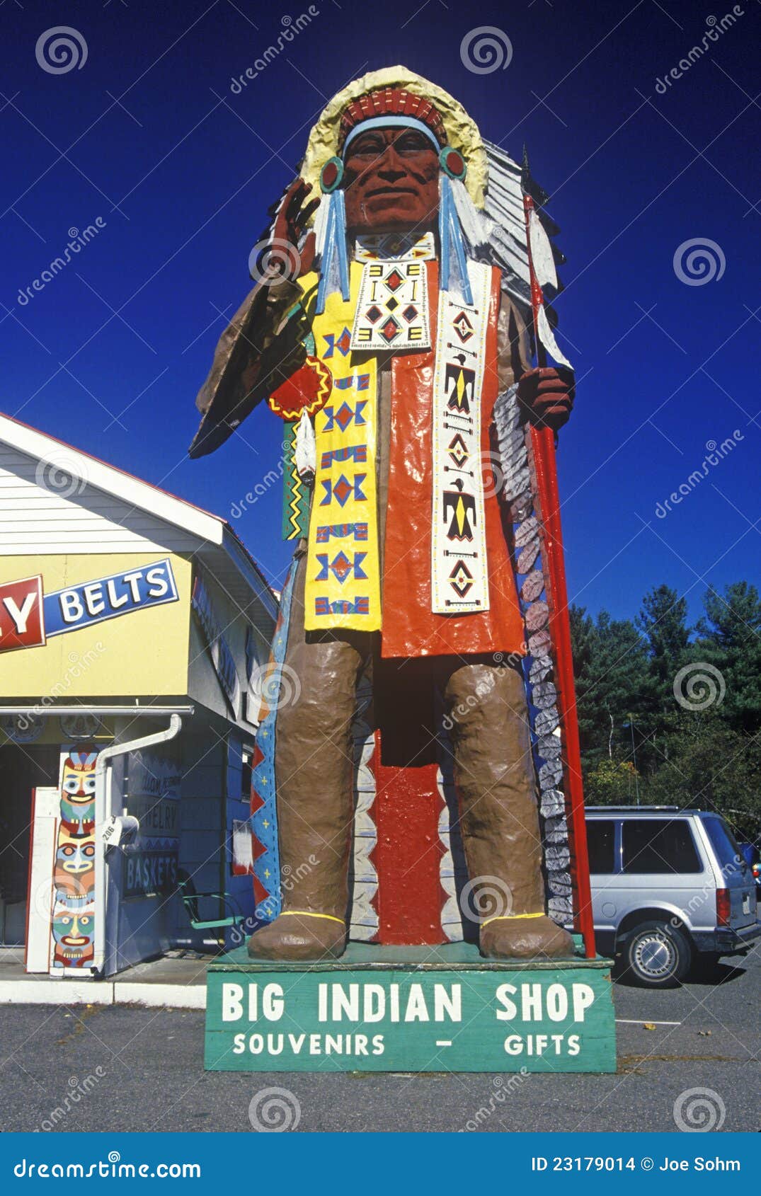 Statue of Native American editorial stock image. Image of americana ...