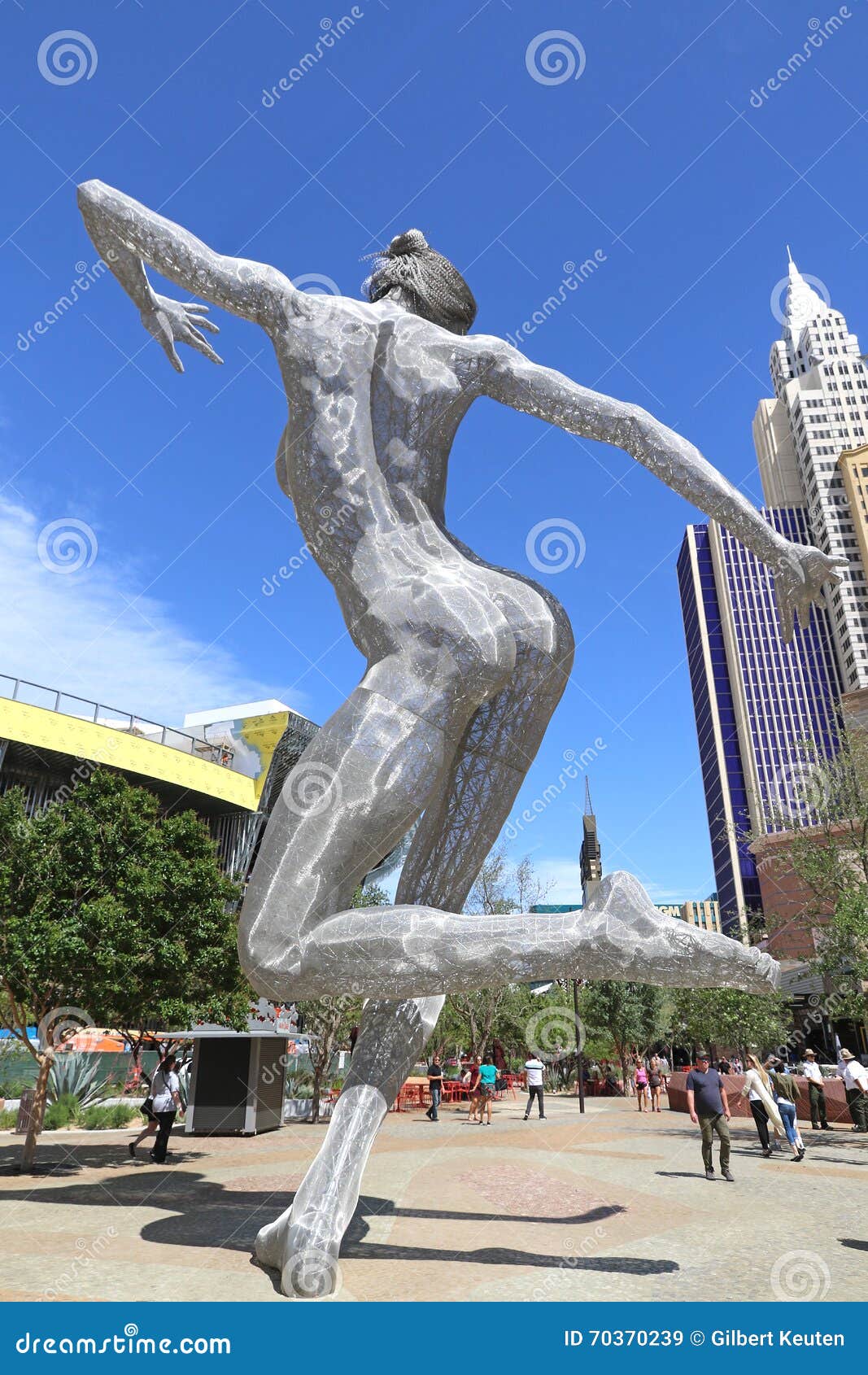 Statue nue de femme image stock éditorial. Image du artistique - 70370239