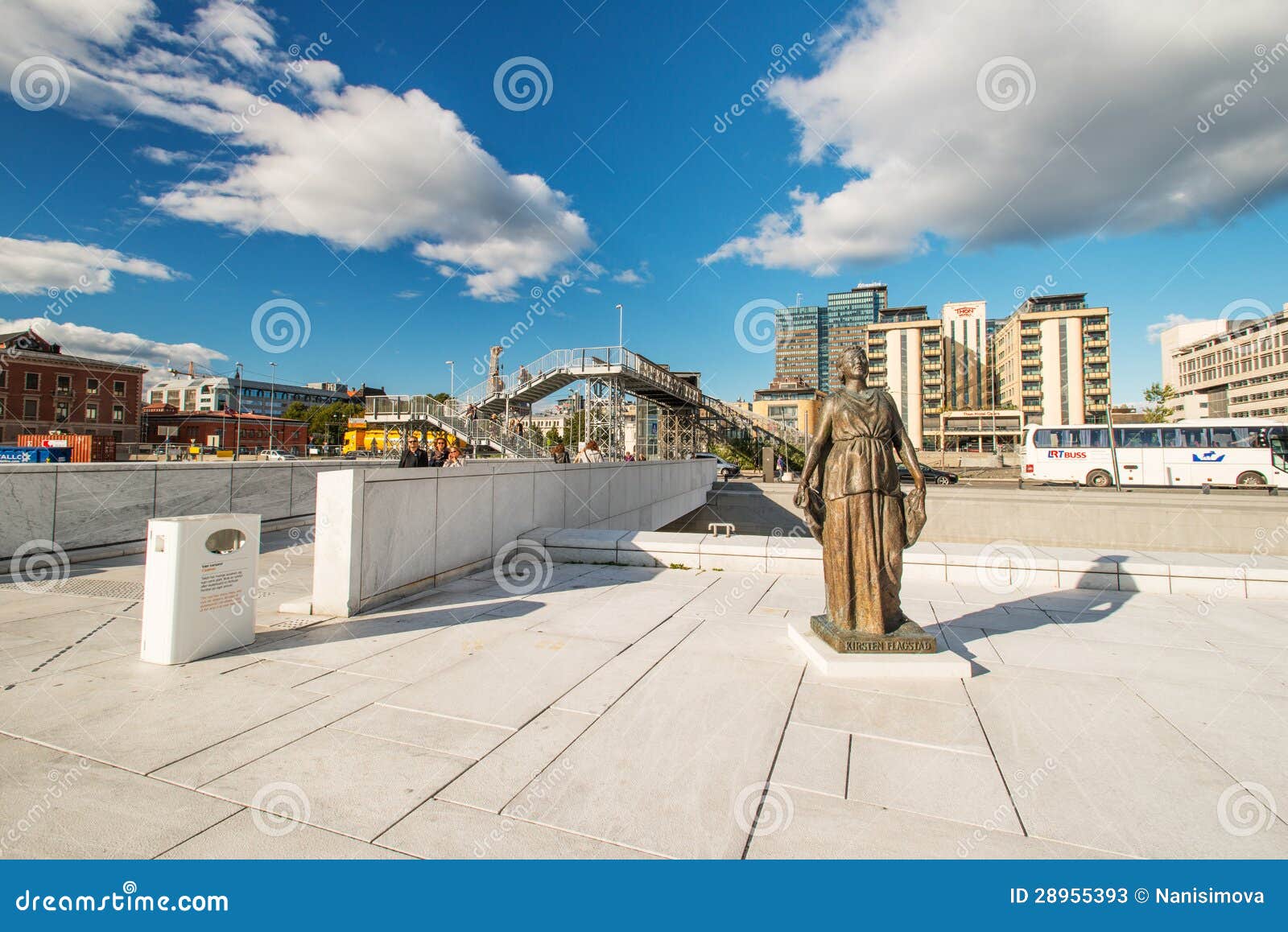 Statue at Oslo Opera editorial stock photo. Image of ornamental - 28955393