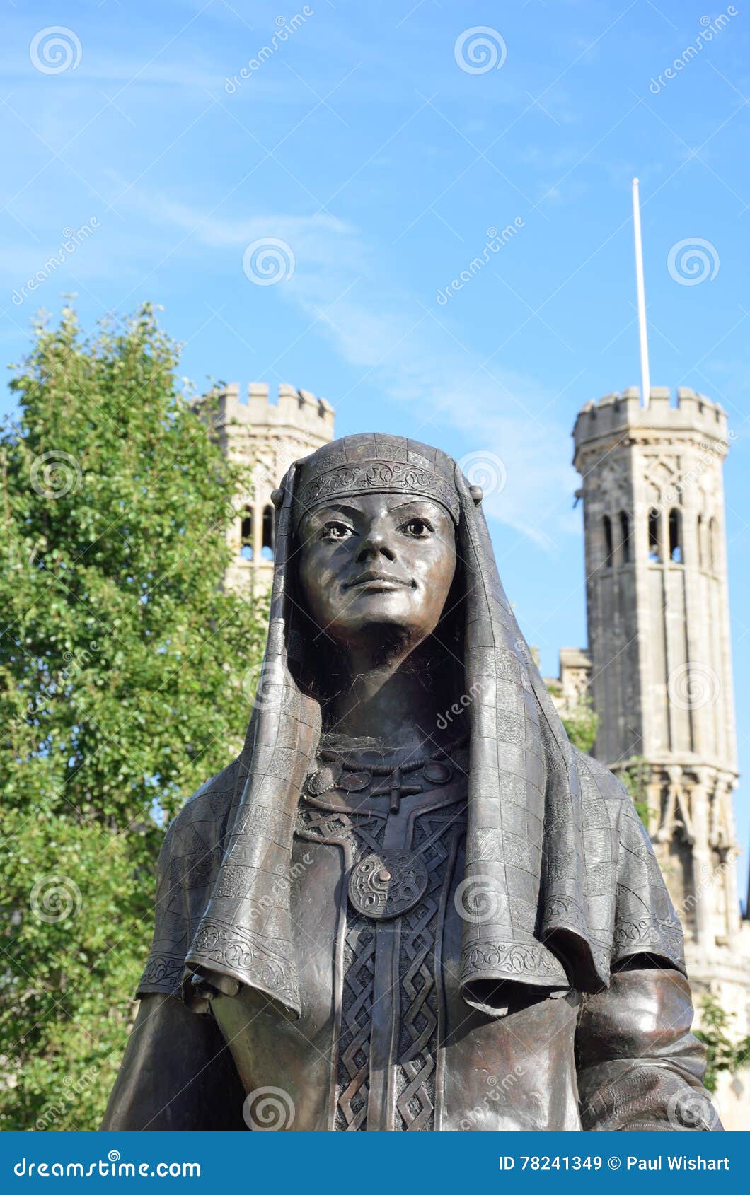 Statue of Queen Bertha Canterbury Stock Image - Image of bronze, walk: 78241349