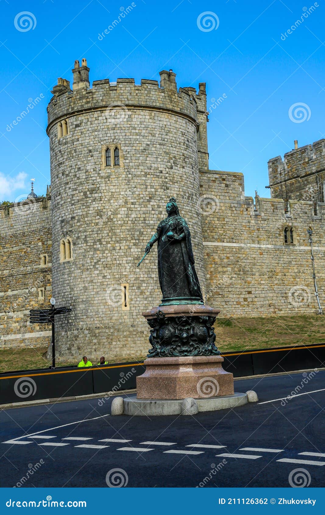 Statue of Queen Victoria in Front of Windsor Castle Stock Photo - Image ...