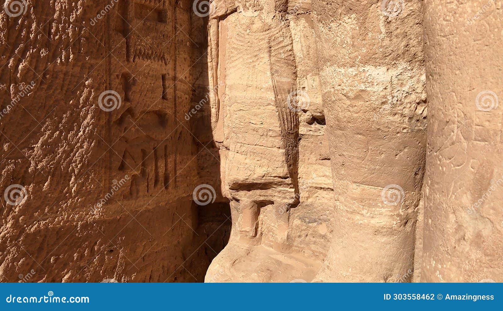 Statue of Ramesses II and Nefertari at Abu Simbel, Egypt. Stock Photo ...