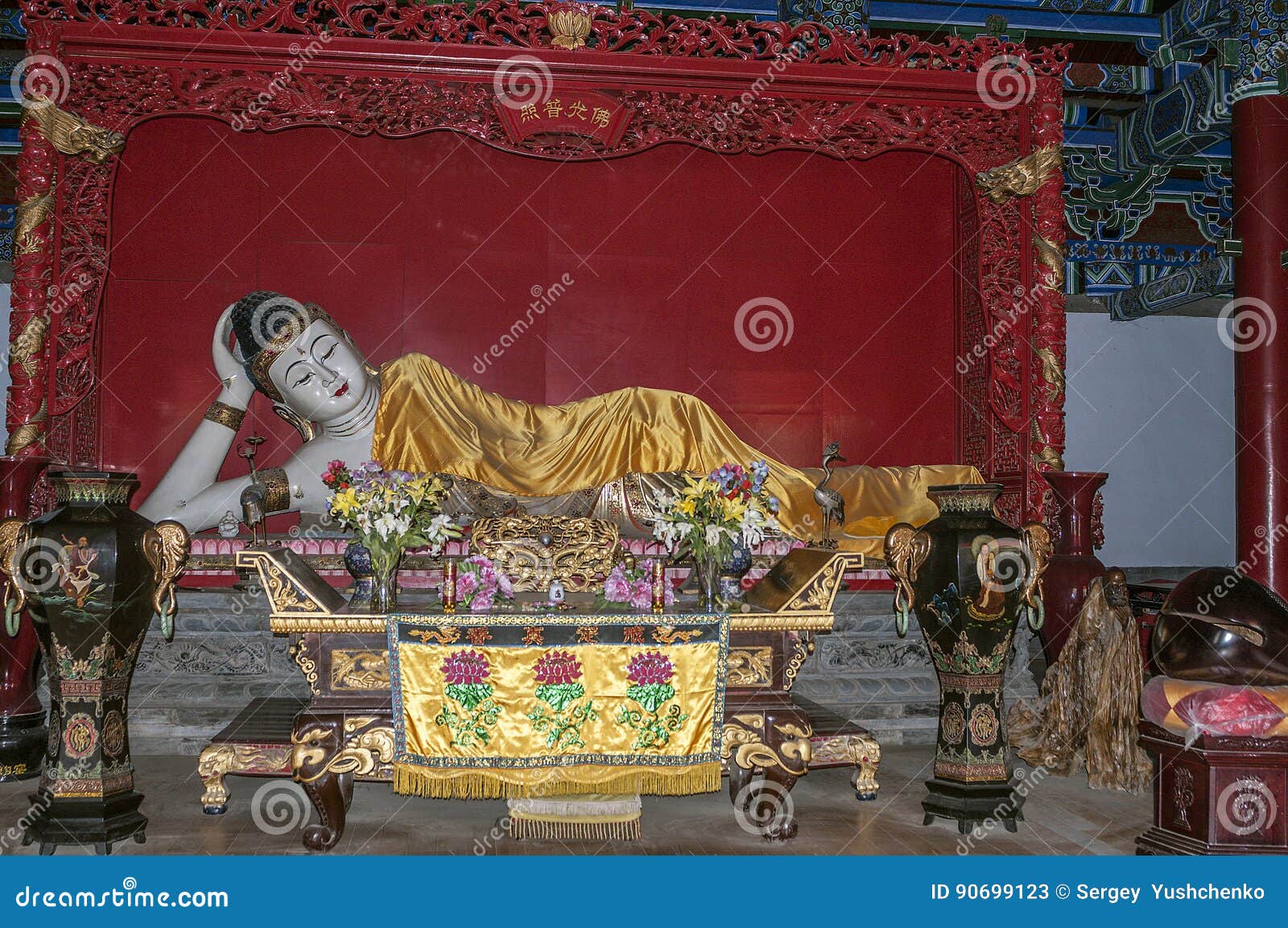 Statue Of Reclining Woman, Artist Fernando Botero Editorial Photo ...