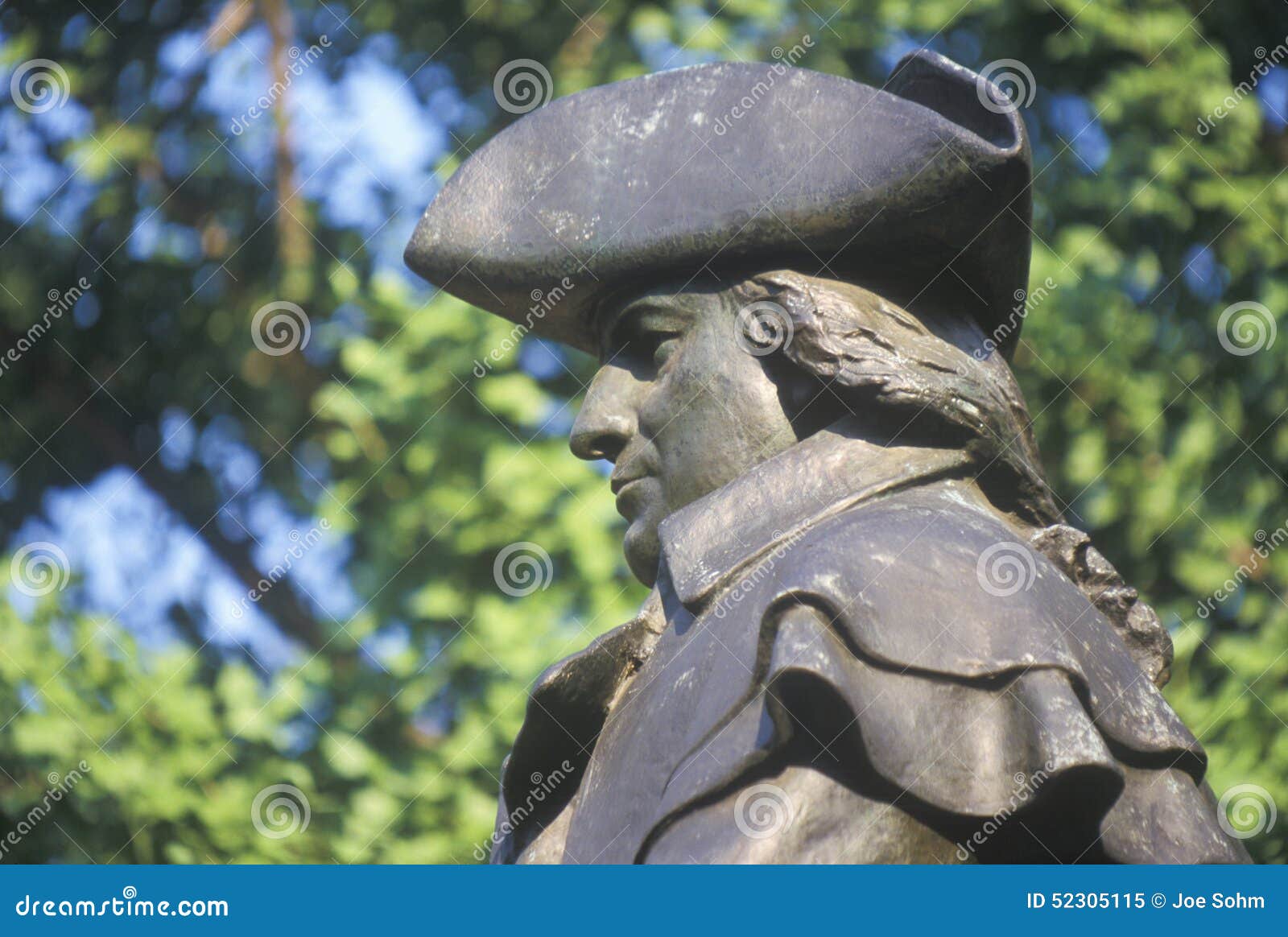 Statue of Robert Morris, Founding Father and Signer of Declaration of ...