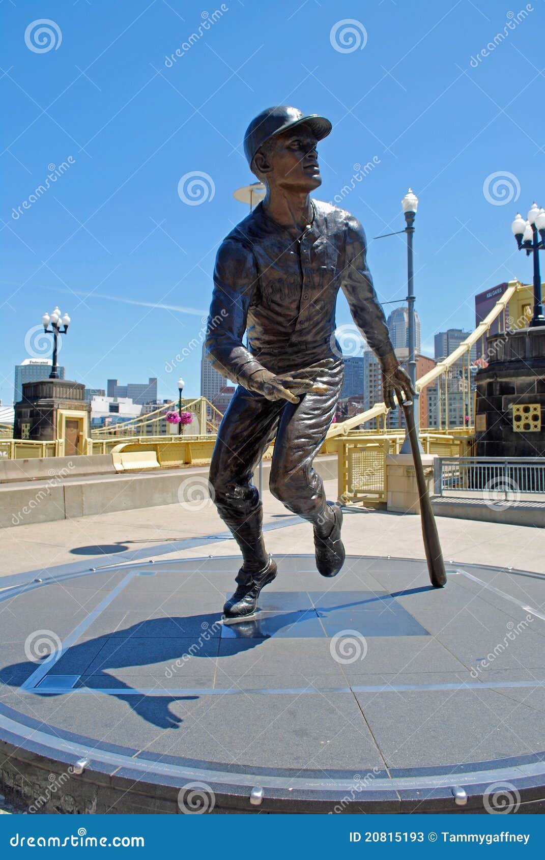 Roberto Clemente Statue