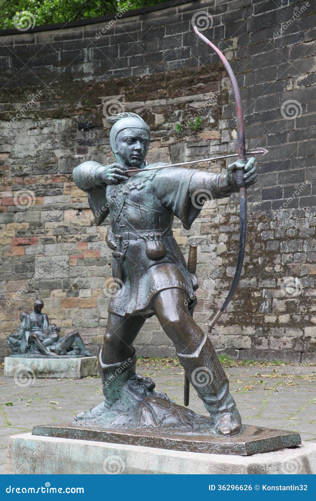 Statue of Robin Hood at Nottingham Castle, Nottingham Stock Photo ...
