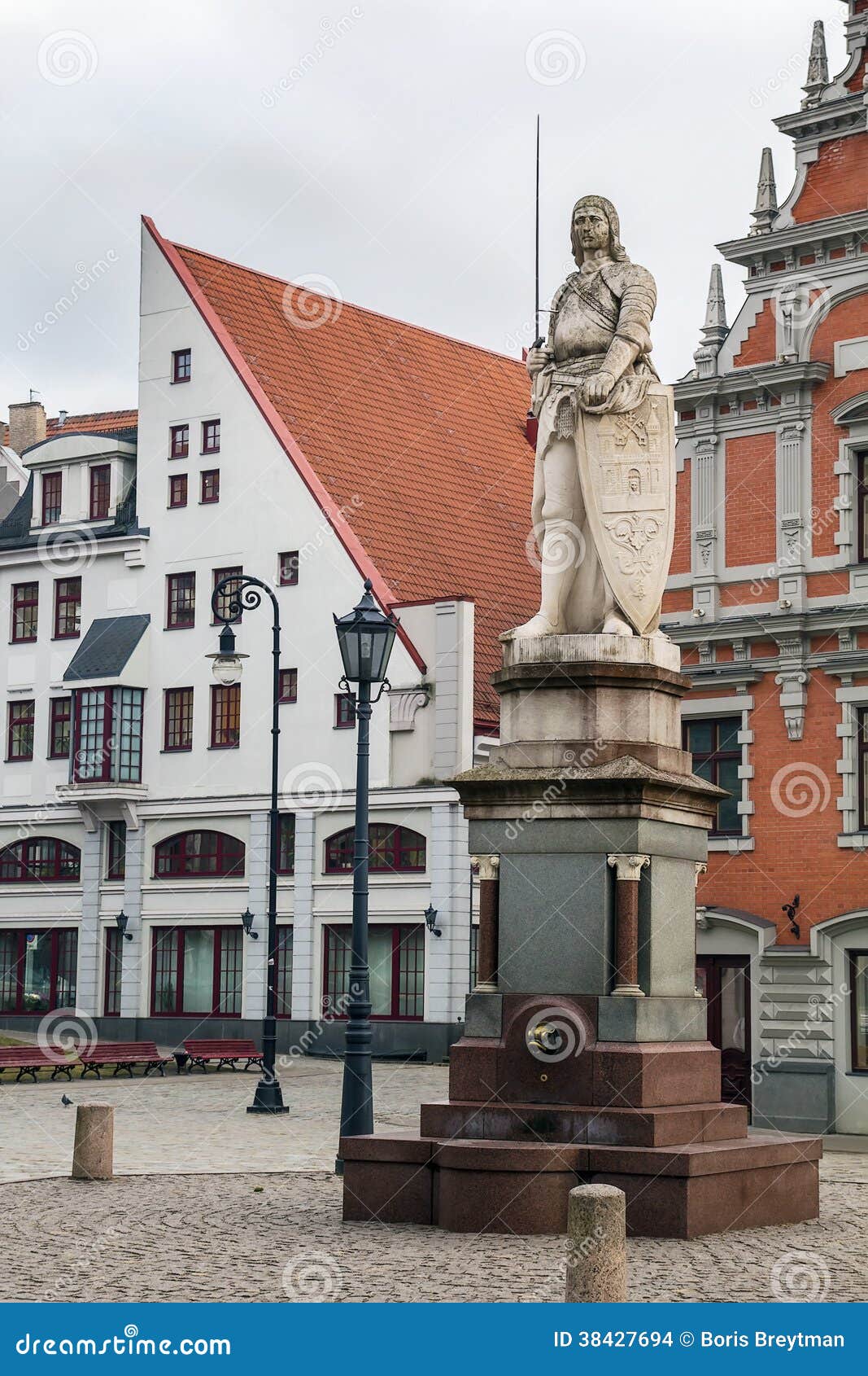 Statue Roland, Riga photo stock. Image du riga, sculpture - 38427694