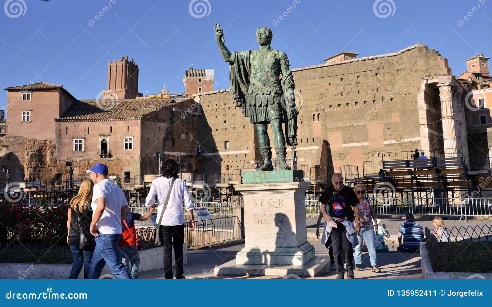 Statue of a roman emperor editorial photo. Image of ancient - 135952411