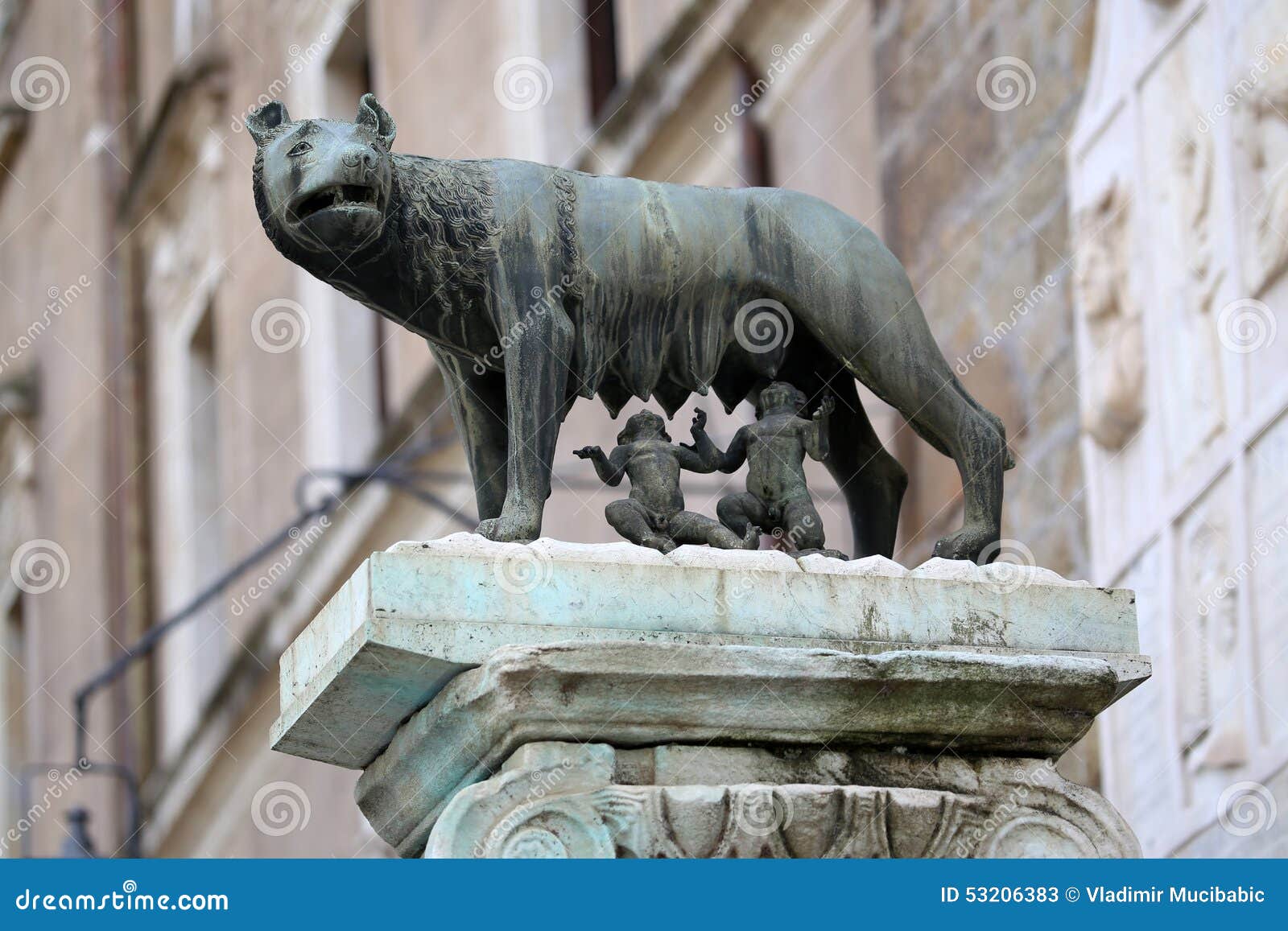 The Statue of Romul and Remus Stock Image - Image of europe, city: 53206383