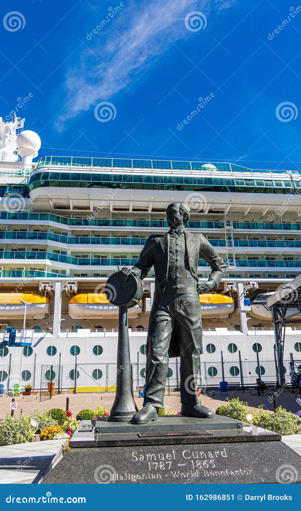 Statue of Samuel Cunard in Front of Cruise Ship Editorial Photo - Image ...