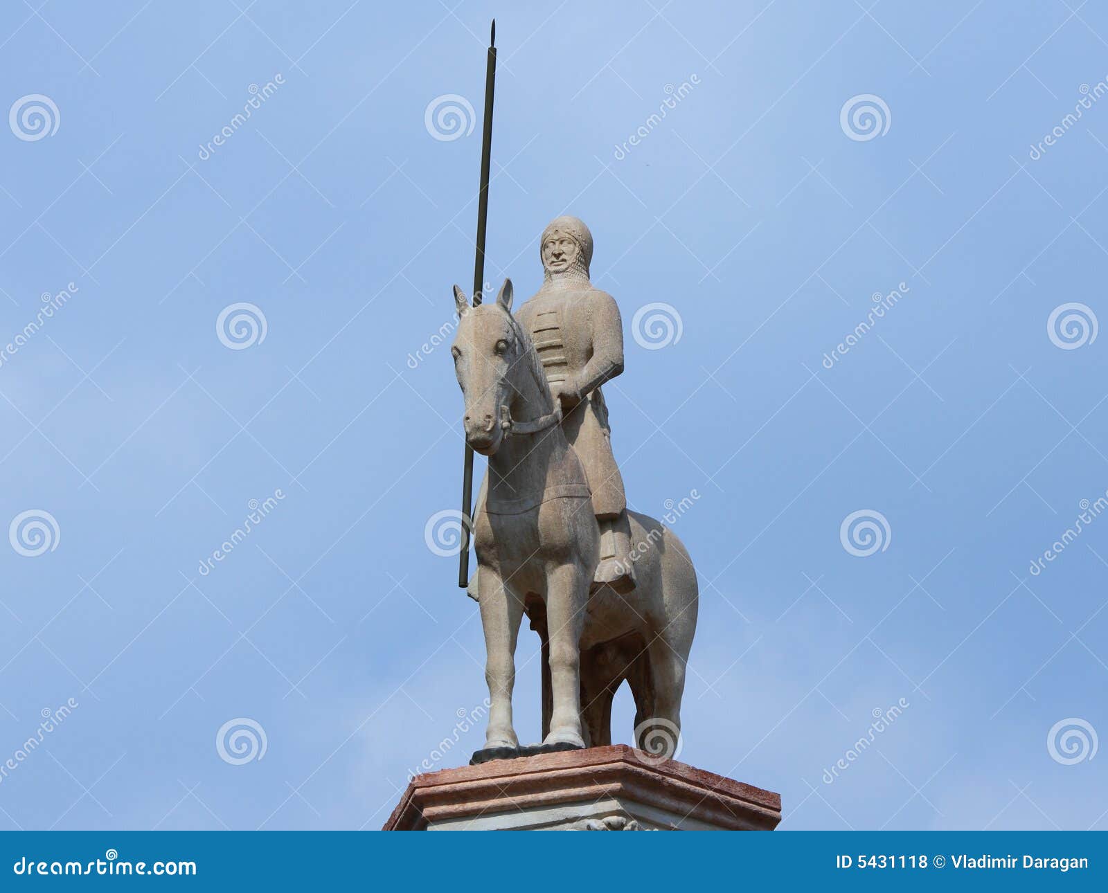 Statue on Scaligeri tomb stock photo. Image of statue - 5431118