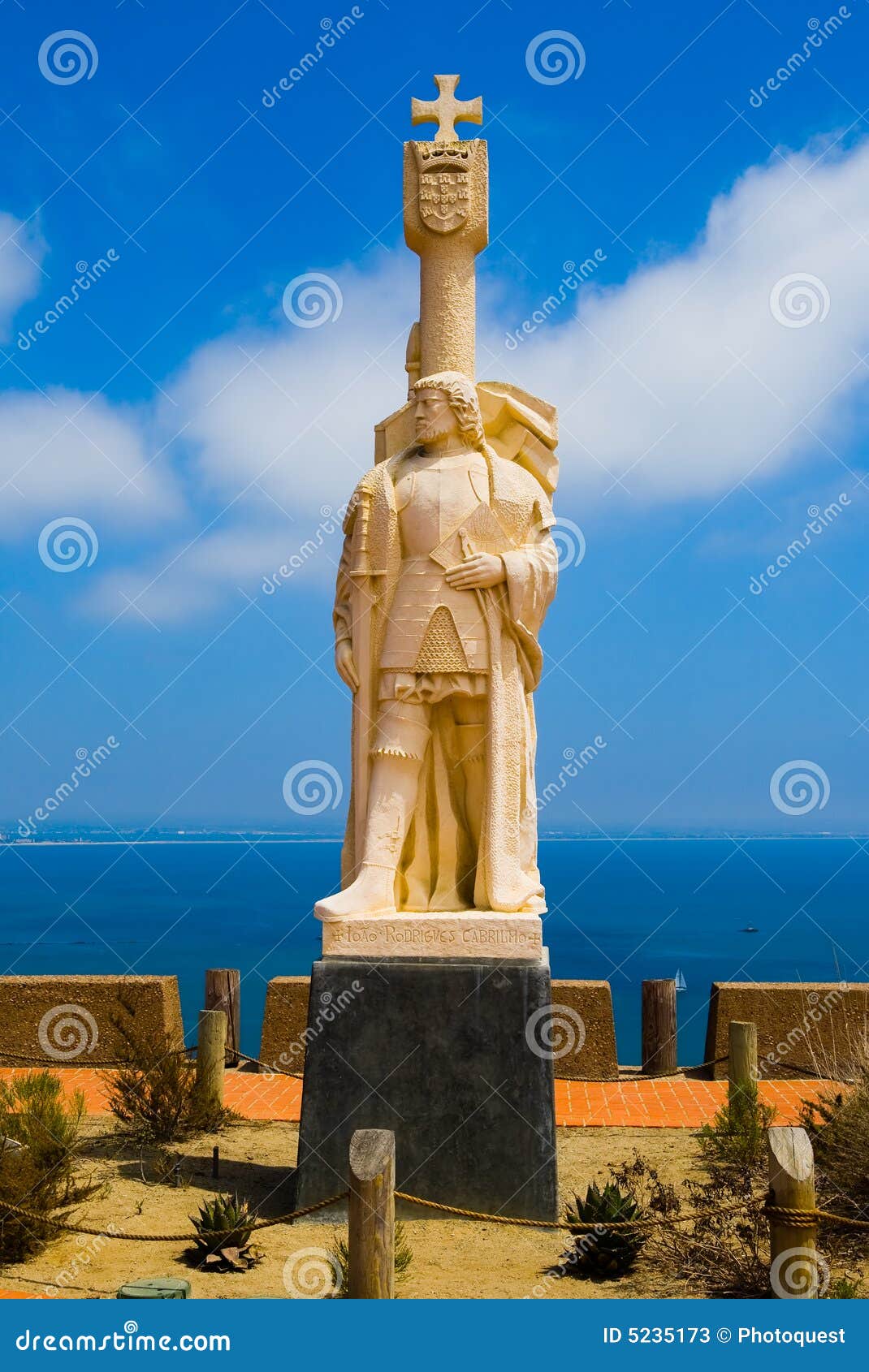 Statue of Spanish explorer stock image. Image of european - 5235173