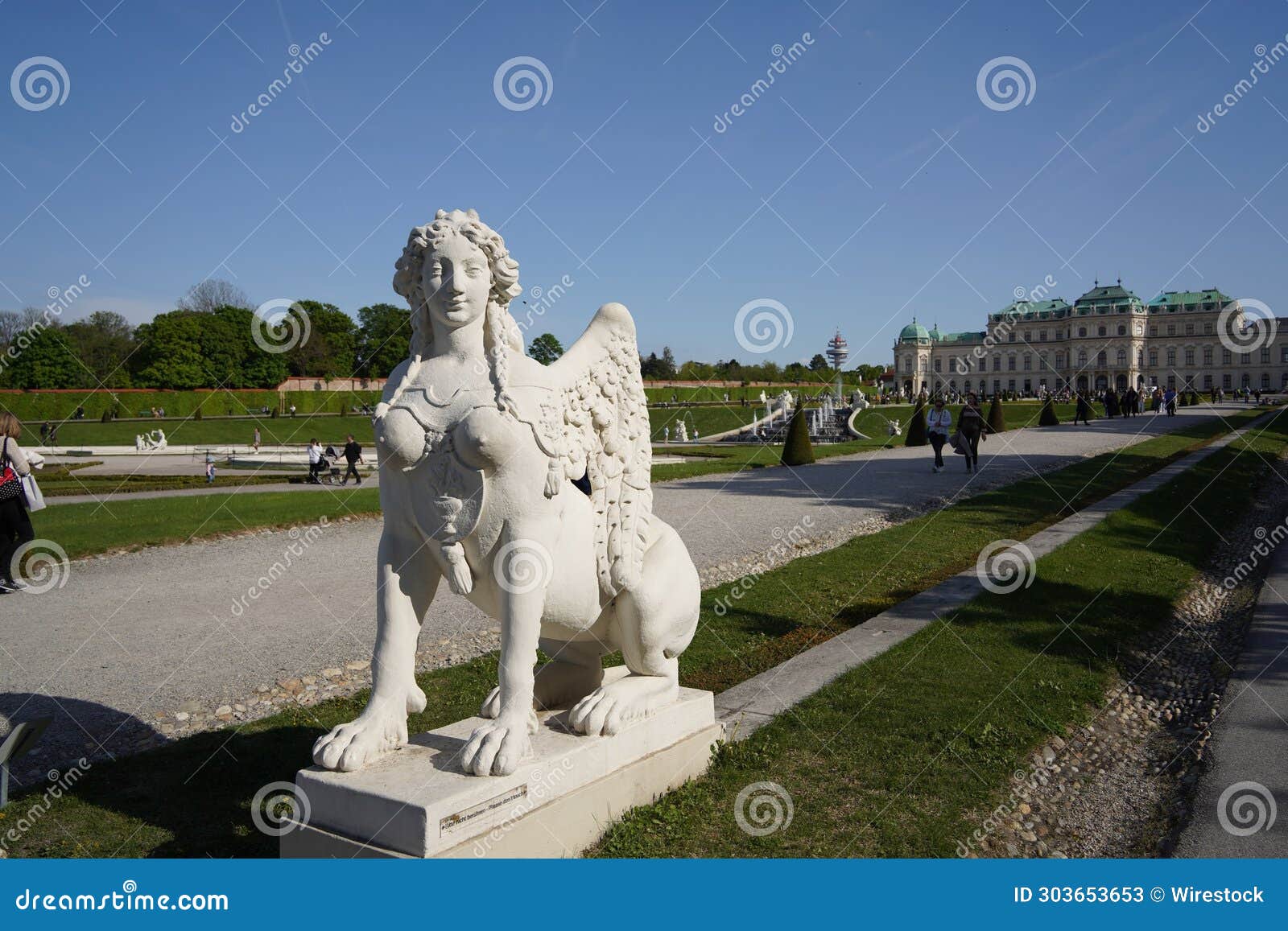 Statue At Belvedere Gardens Editorial Photo | CartoonDealer.com #94570801