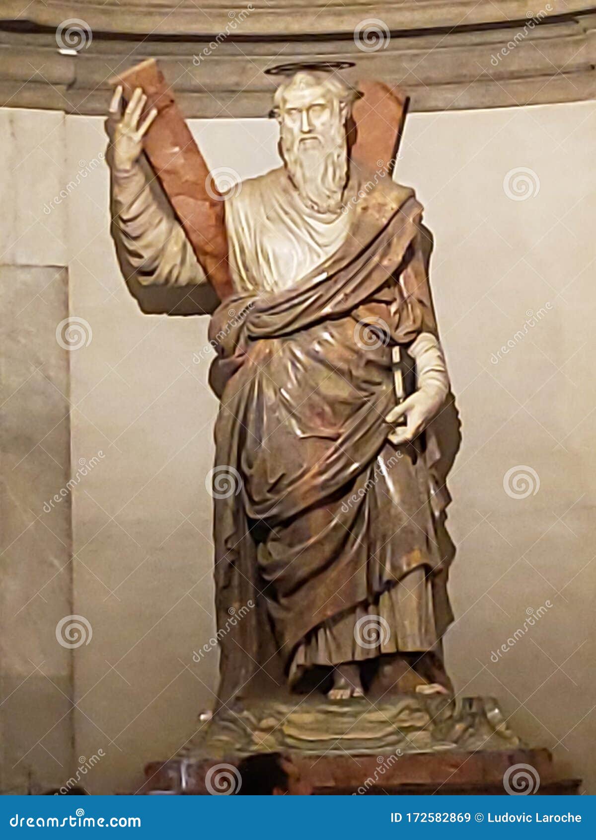 Statue of St Peter editorial stock image. Image of vatican - 172582869